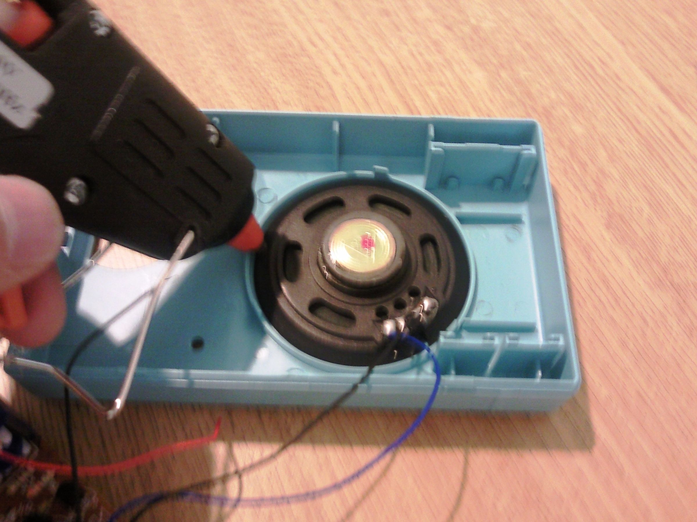 Assembling AM Radio Receiver Kit : 9 Steps (with Pictures) - Instructables