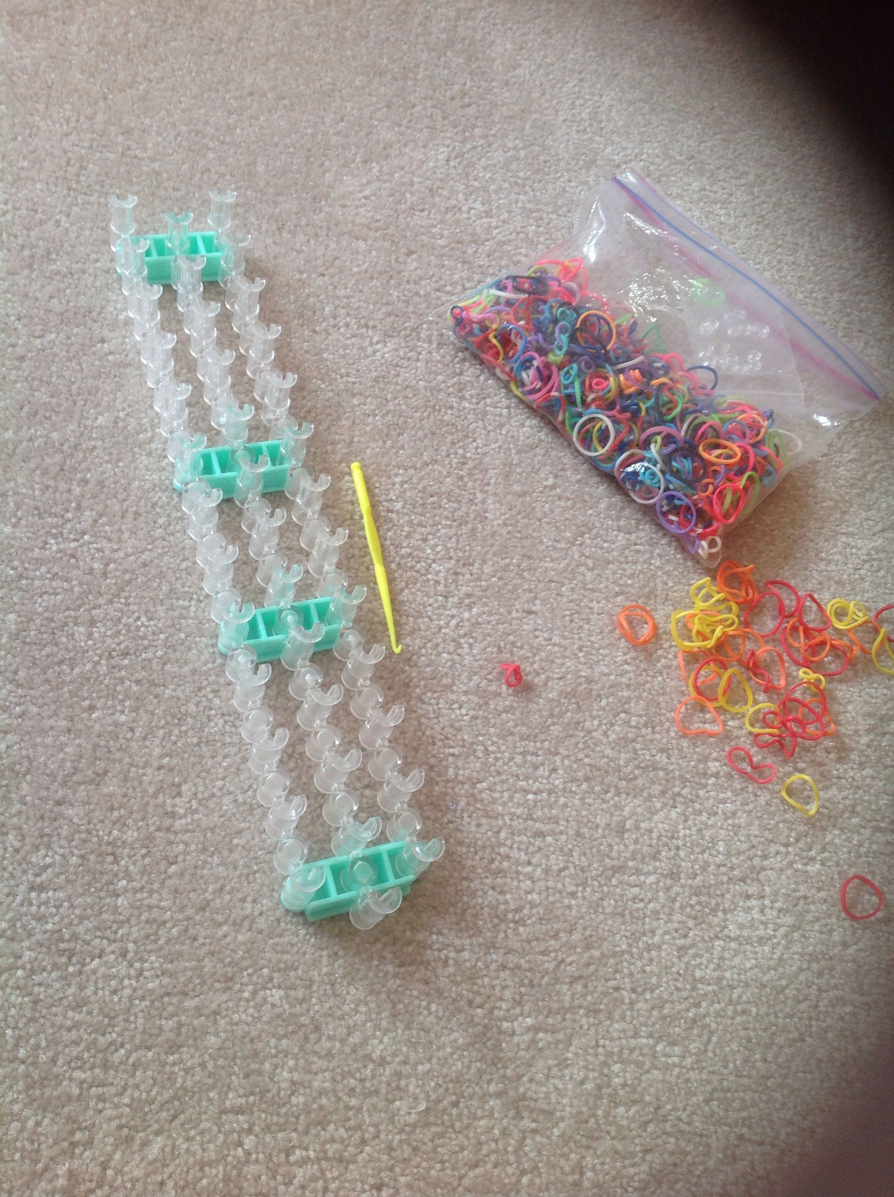Rainbow Loom Triple Single : 7 Steps (with Pictures) - Instructables