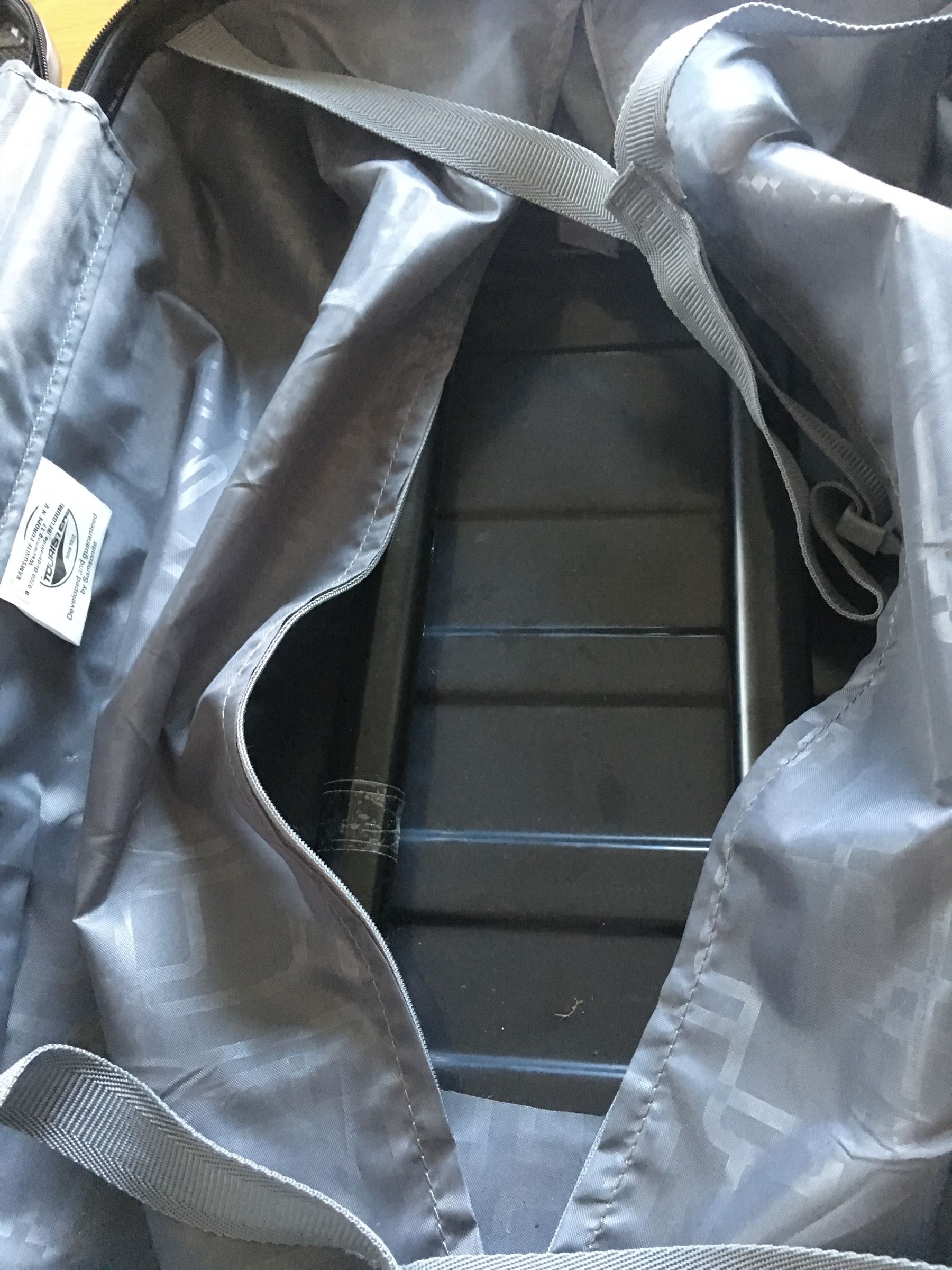 Luggage Handle Quick Fix : 4 Steps (with Pictures) - Instructables