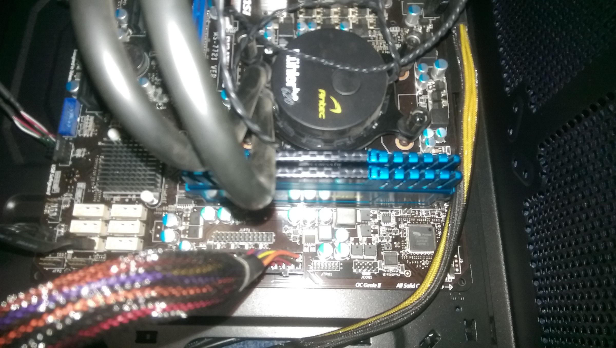 How to Put Together a Computer : 10 Steps (with Pictures) - Instructables