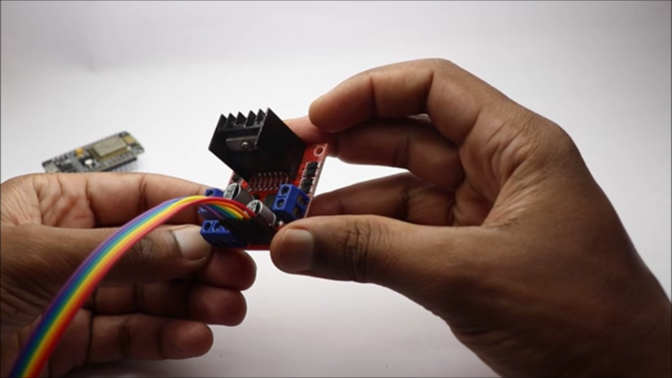 Make Very Easy Robot Car That Is Smartphone Controlled : 7 Steps (with ...