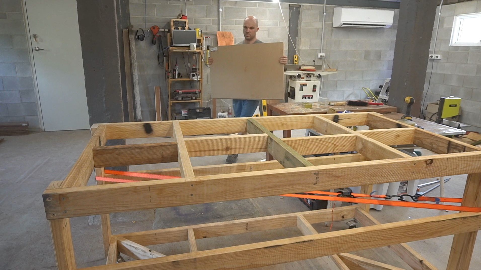 Simple Mobile Workbench/Assembly Table : 3 Steps (with Pictures ...