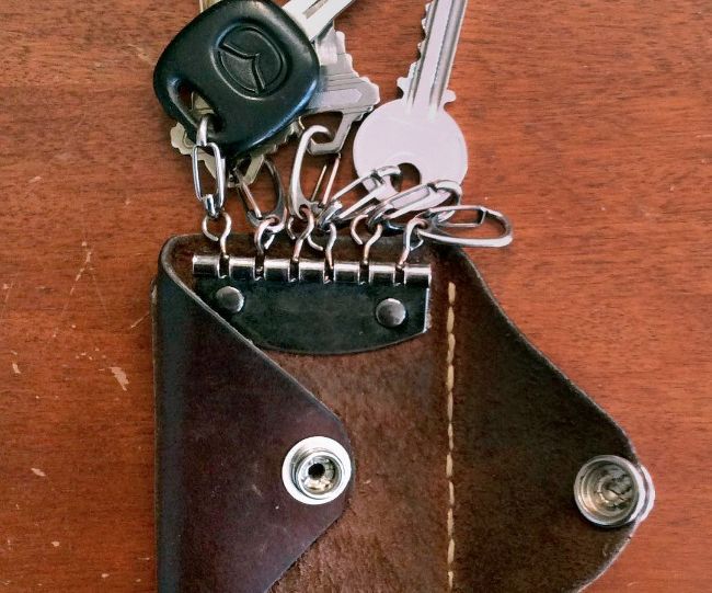 How to Carry Less Stuff - DIY Pocket Wallet and Key Holder : 3 Steps ...
