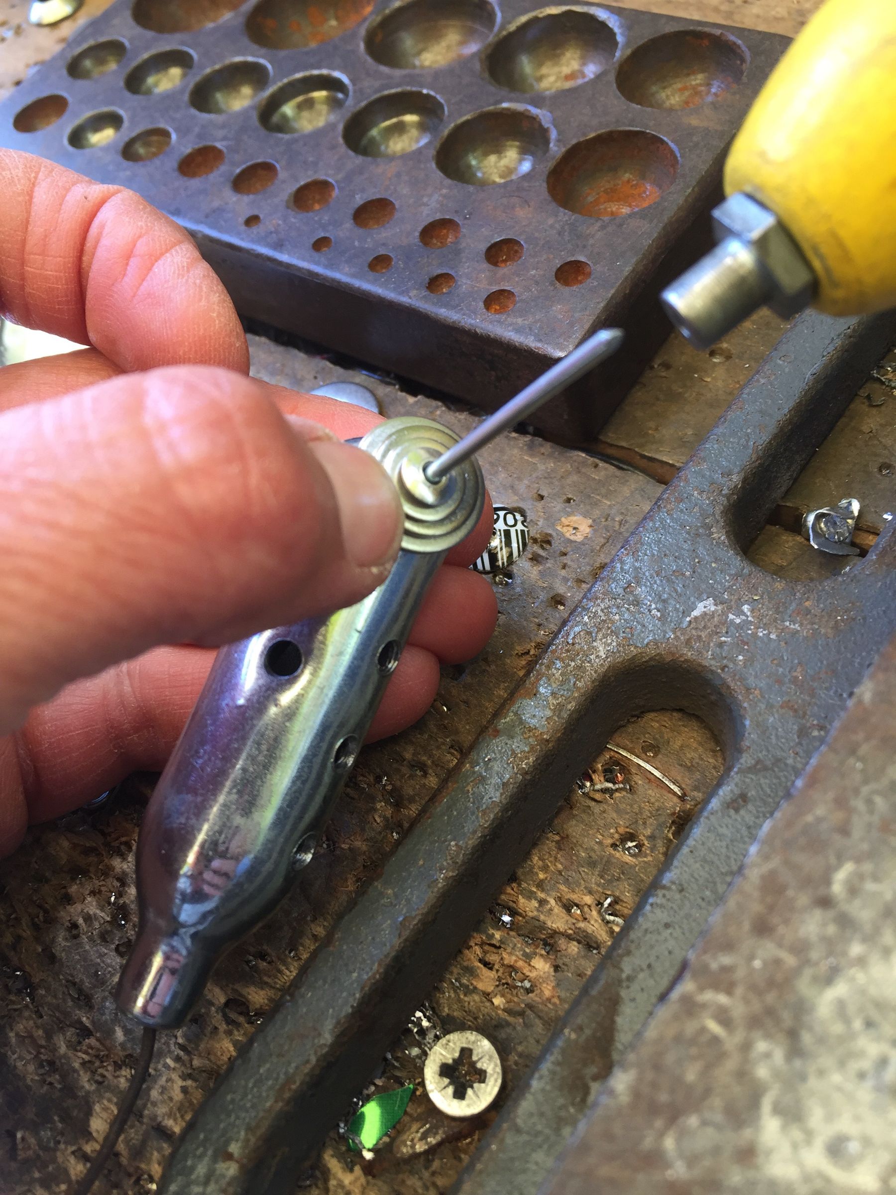 Recycled Metal Bug : 14 Steps (with Pictures) - Instructables