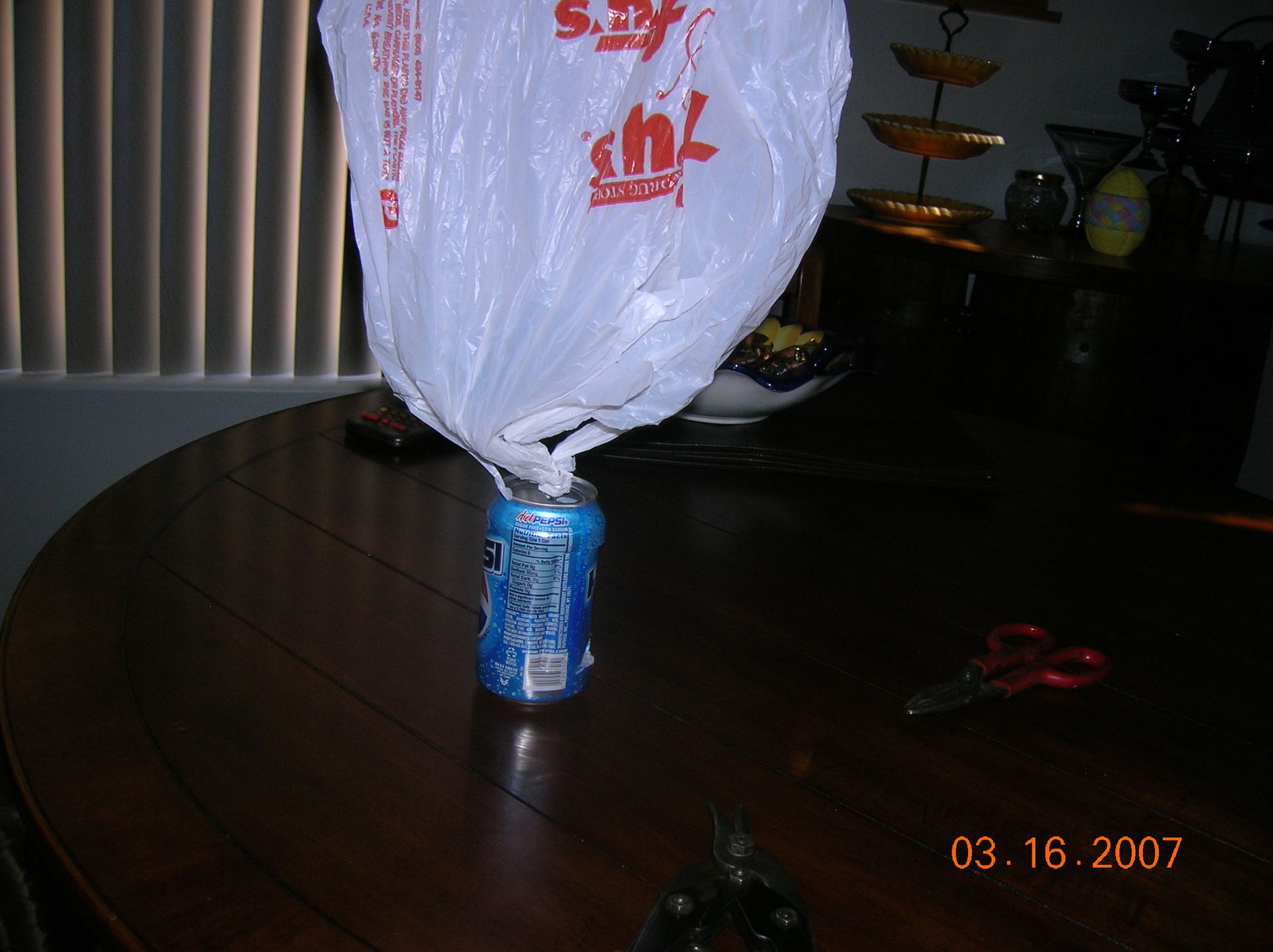 Egg Drop Experement : 4 Steps - Instructables