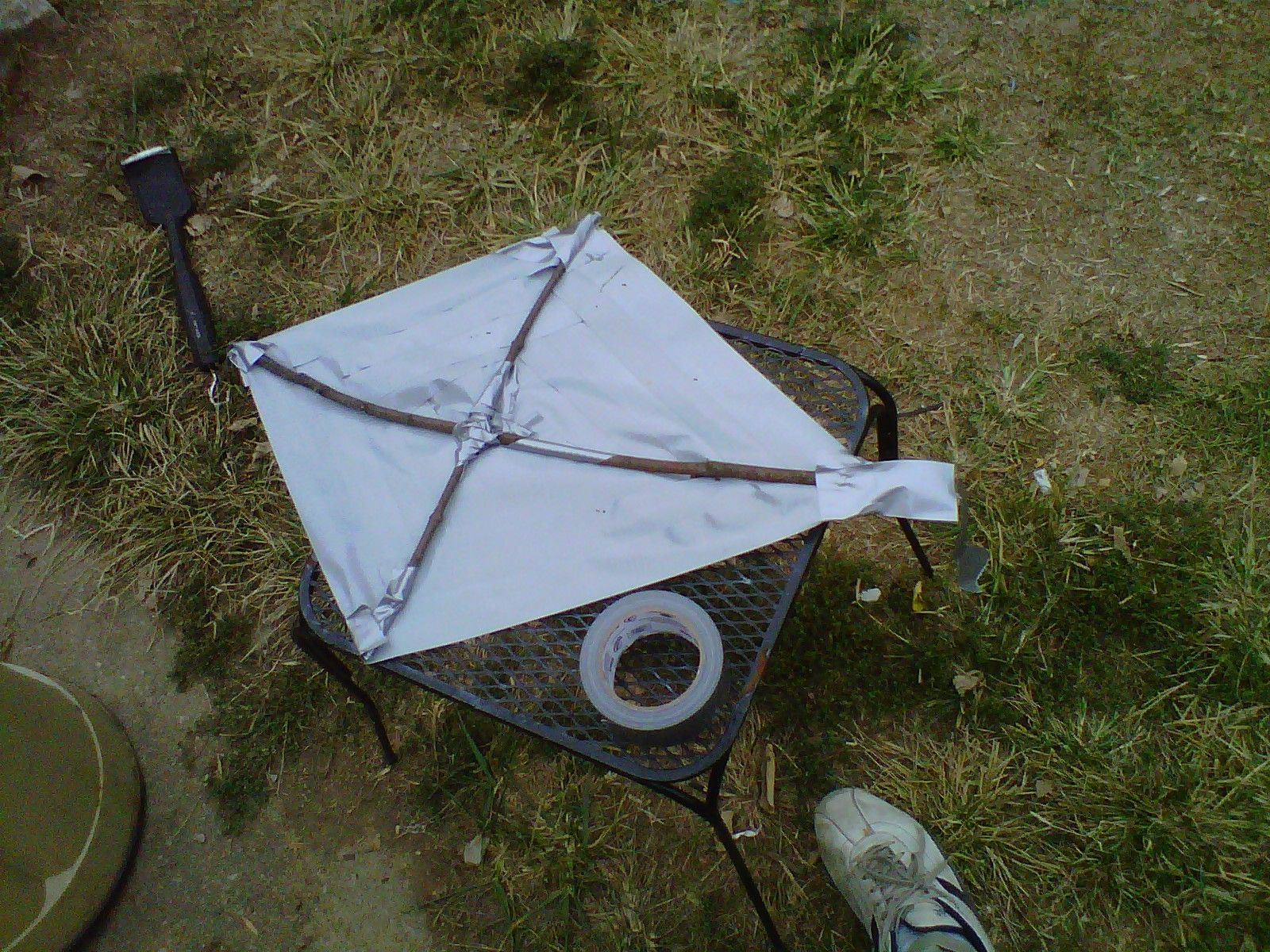 Duct Tape Kite : 6 Steps - Instructables