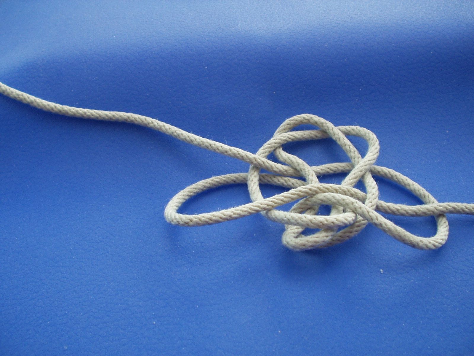 Crown and Diamond Zipper Pull : 9 Steps (with Pictures) - Instructables