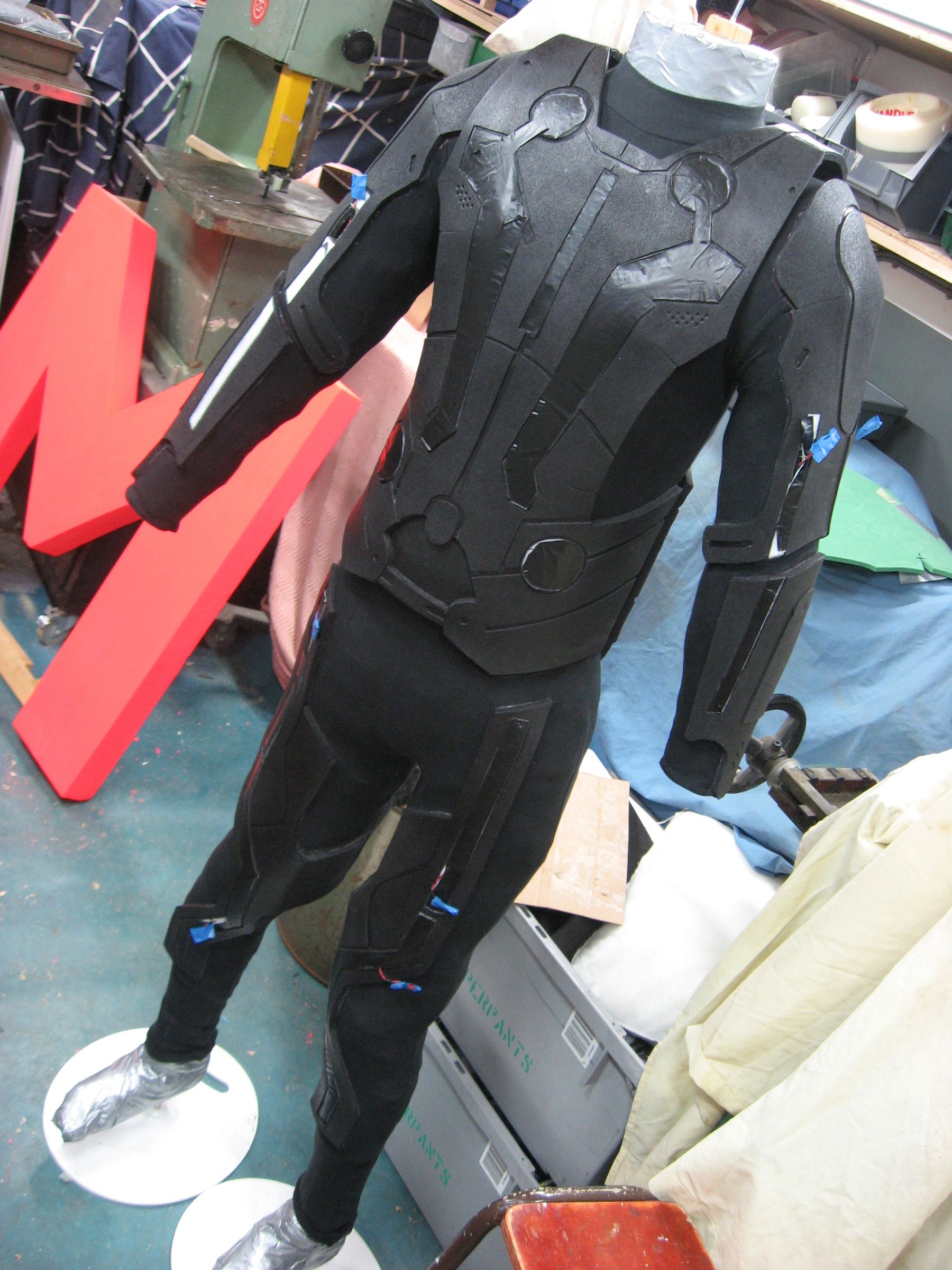 Tron Legacy Sam Light Suit : 8 Steps (with Pictures) - Instructables