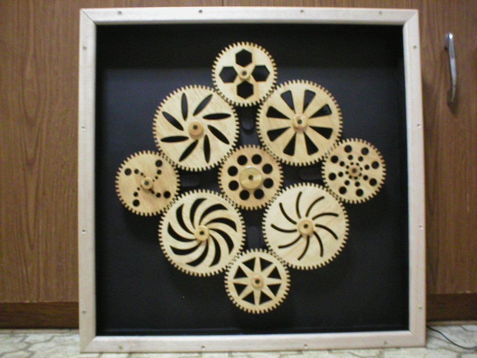 Kinetic Wall Sculptures - Dizzy. : 3 Steps - Instructables