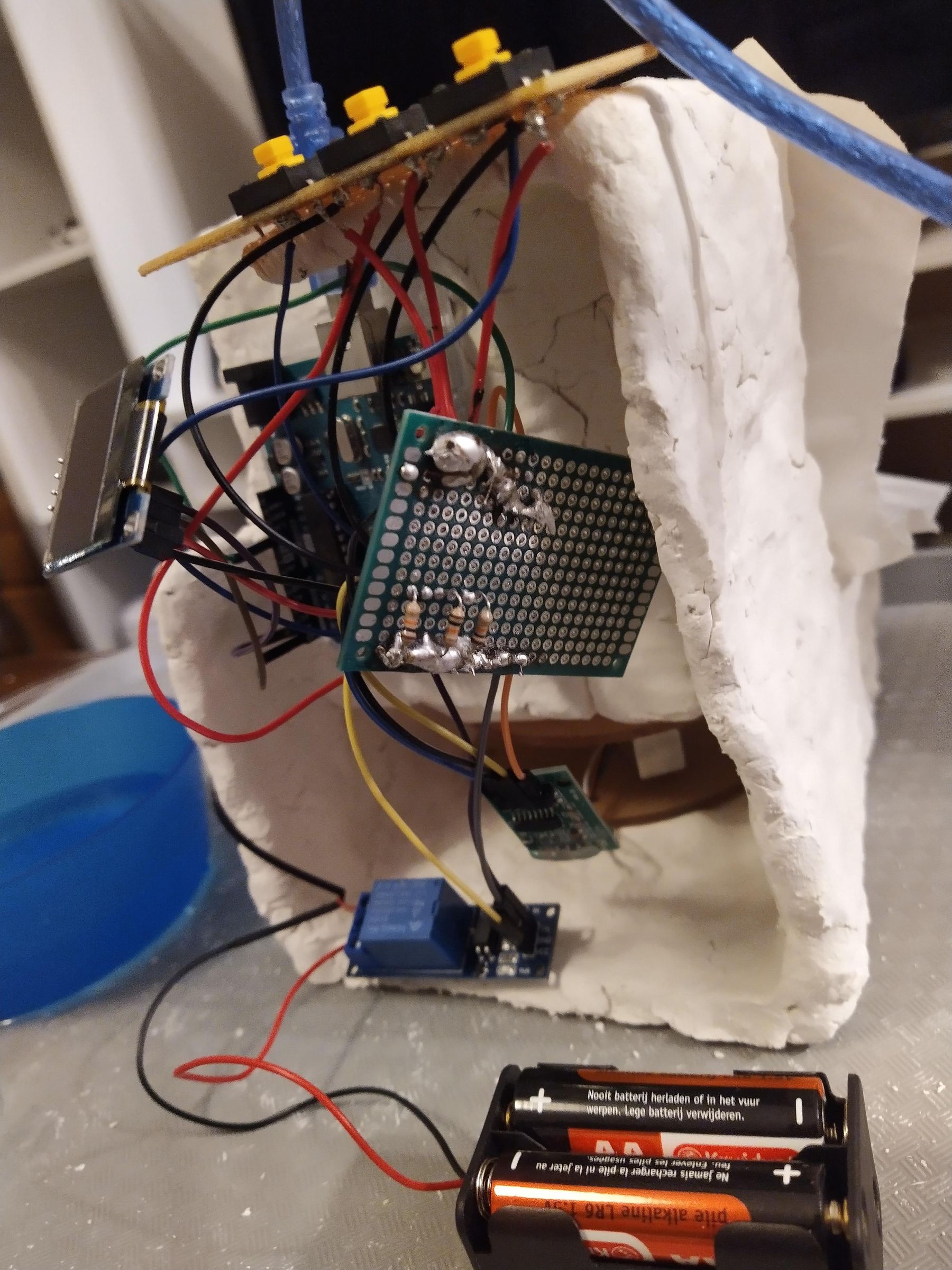Arduino Project: Automatically Give Your Plants Water With Your Arduino ...