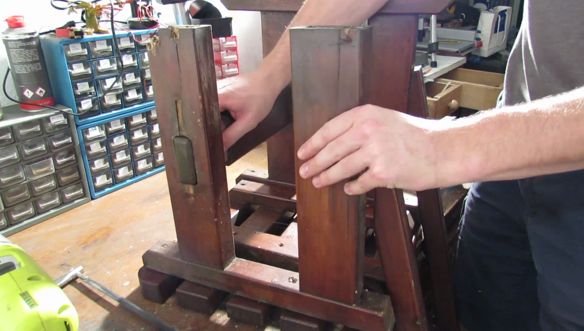 Fix a Broken Wooden Chair - FIX IT YOURSELF : 4 Steps (with Pictures ...