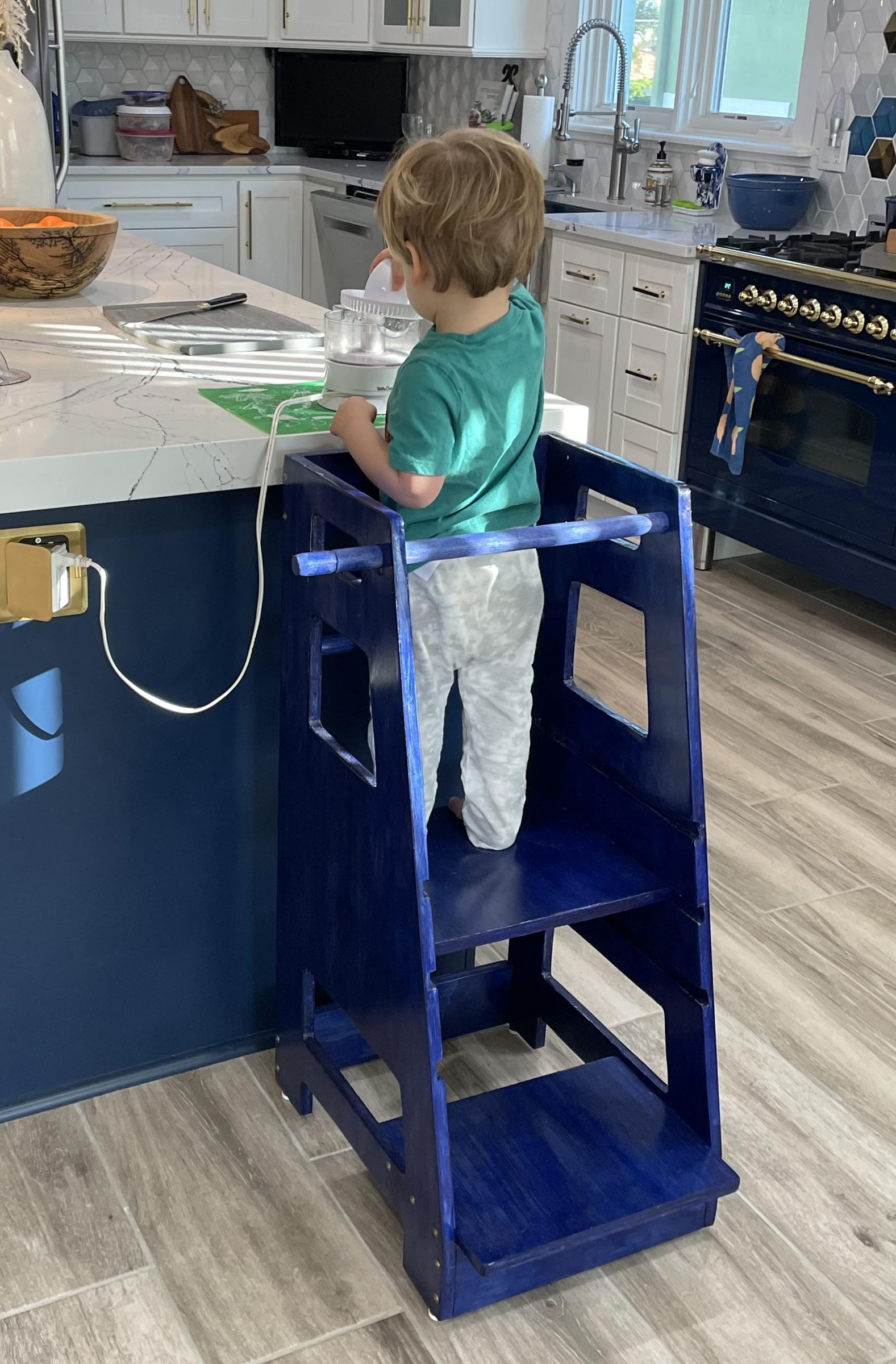 TODDLER STEP / MOTHER'S HELPER STOOL : 9 Steps (with Pictures ...