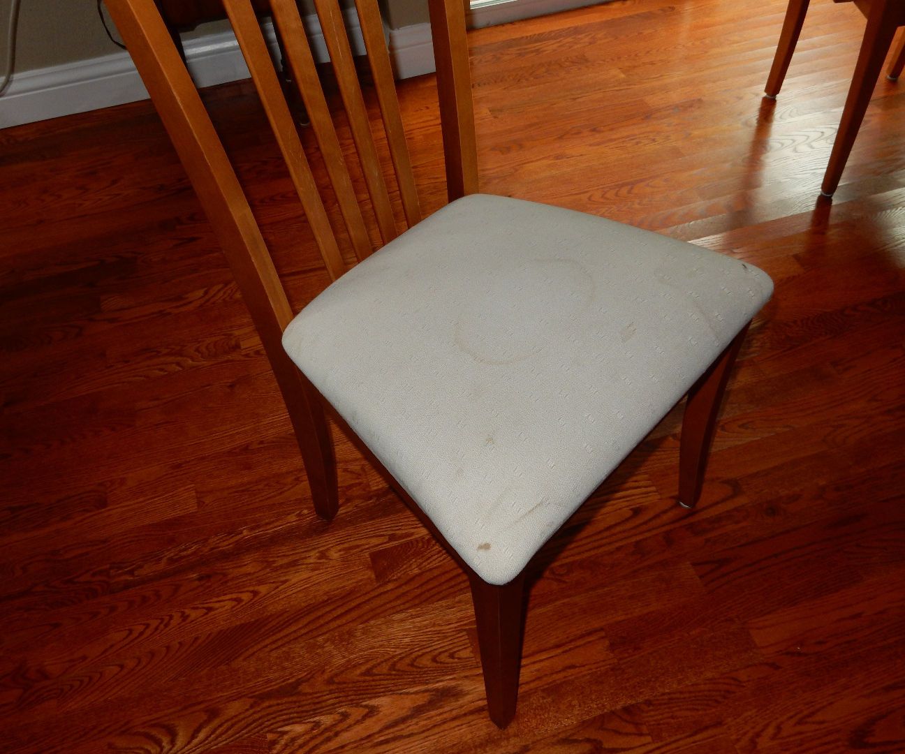 Recover Dining Room Chairs : 4 Steps (with Pictures) - Instructables