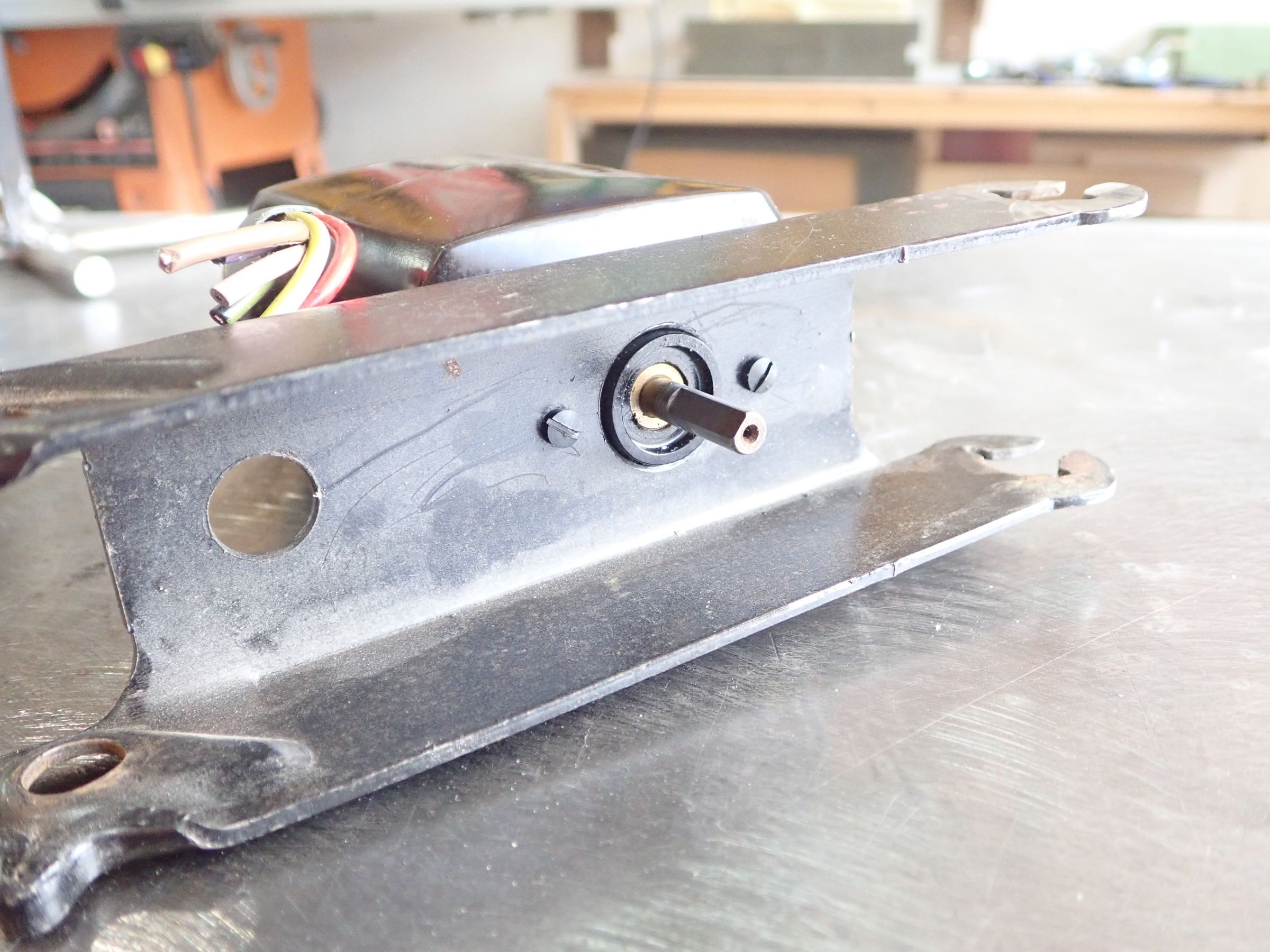 How to Make a Sewing Machine Tractor : 21 Steps (with Pictures ...