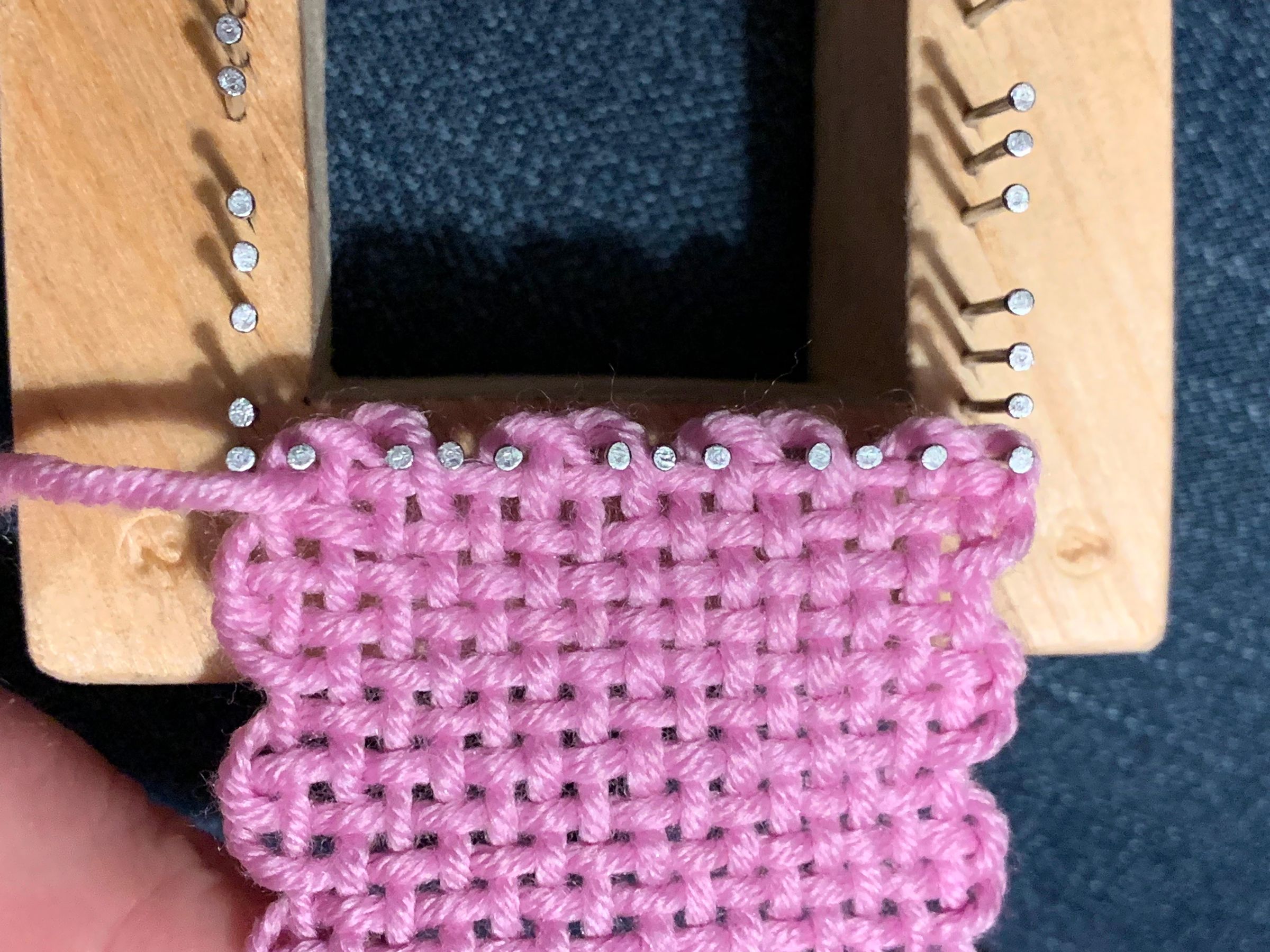 Invisible Join for Pin Loom Squares As You Weave : 8 Steps (with ...