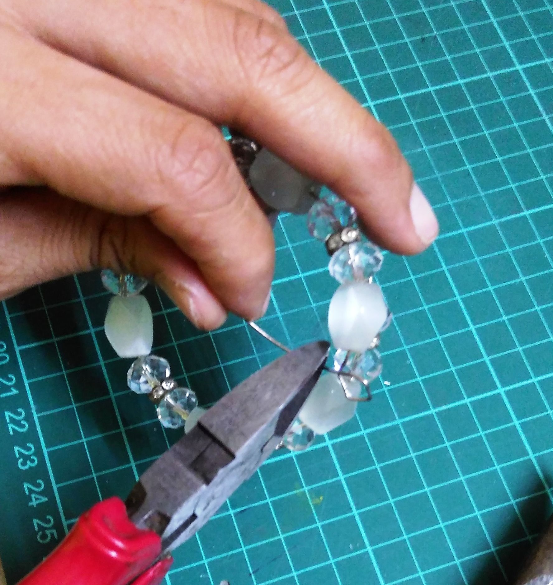 Easy Memory Wire Bracelet : 7 Steps (with Pictures) - Instructables