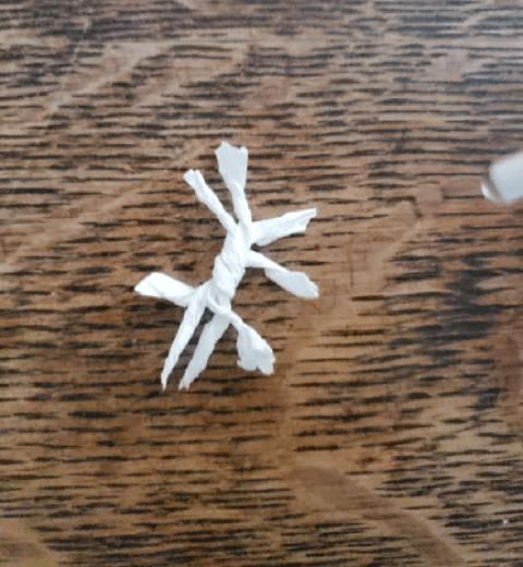Straw Wrapper Magic Moving Spider : 4 Steps - Instructables