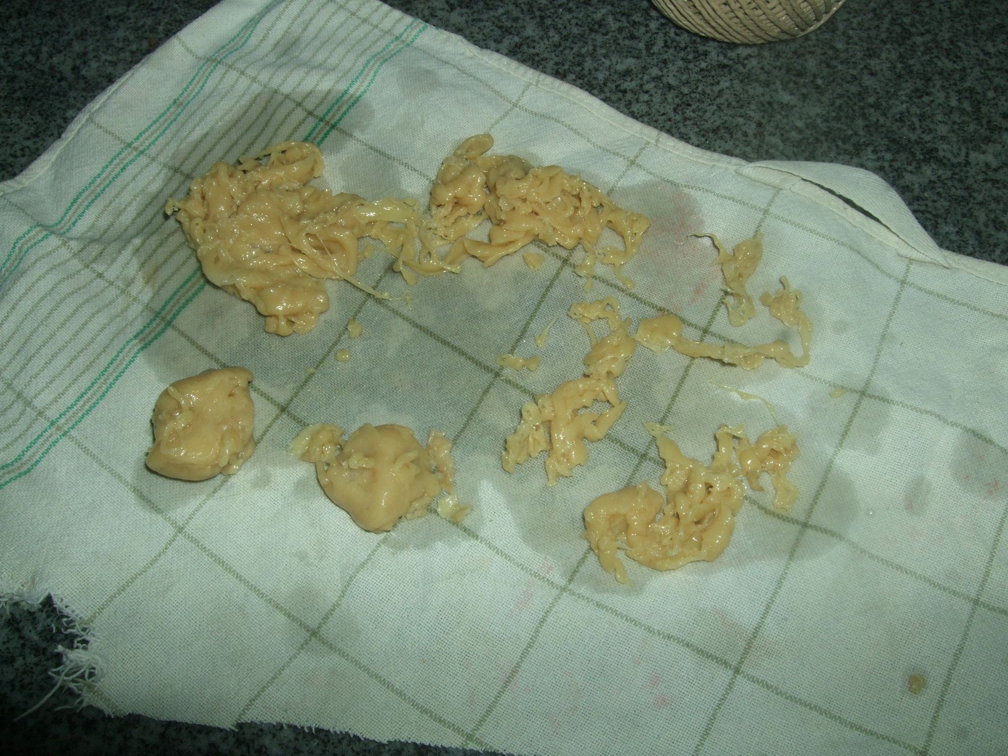 How to Resinate (clean Tree Resin) : 11 Steps - Instructables