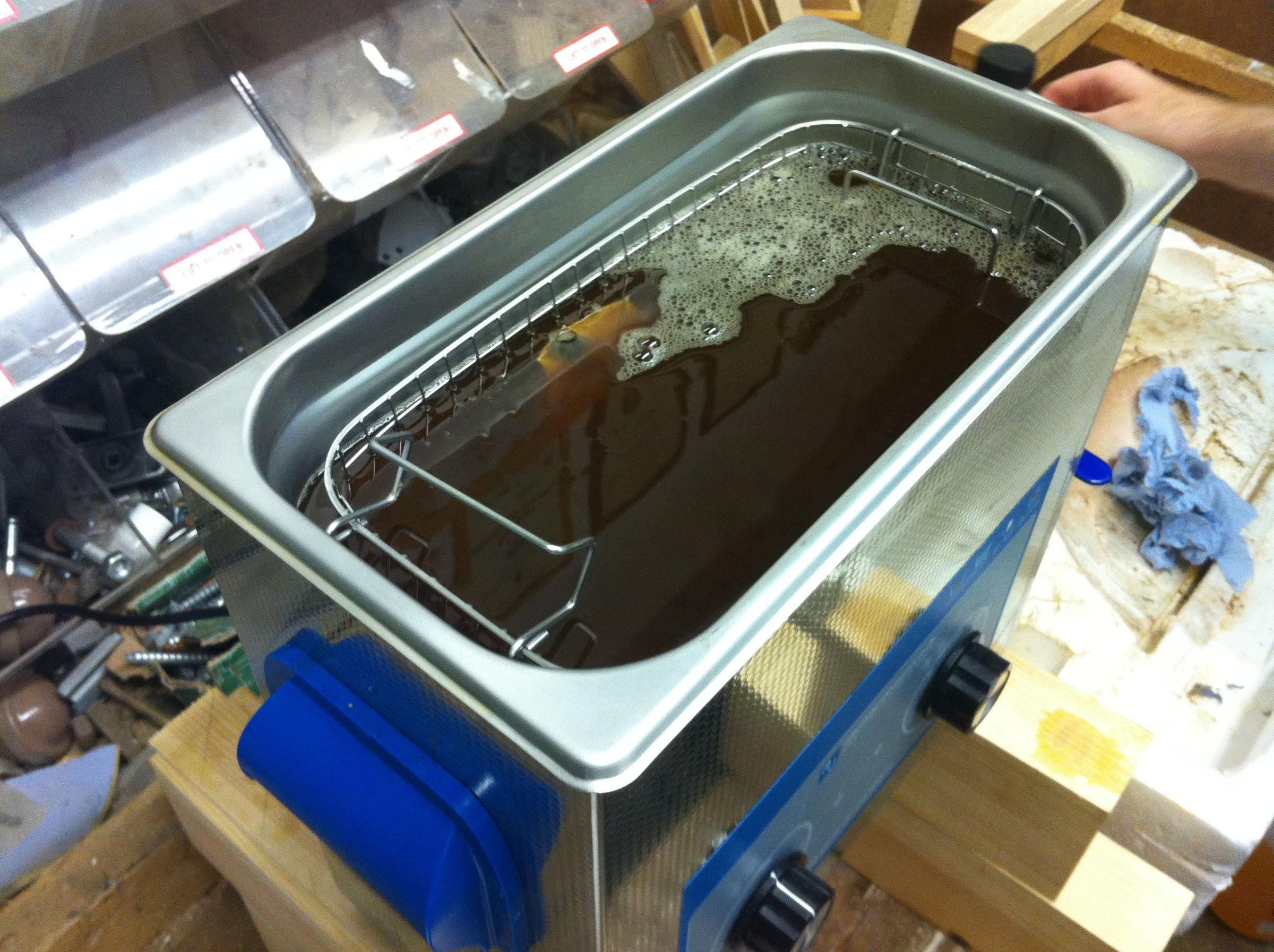 Clean Resin From Woodworking Routers & Tools in an Ultrasonic Cleaner ...