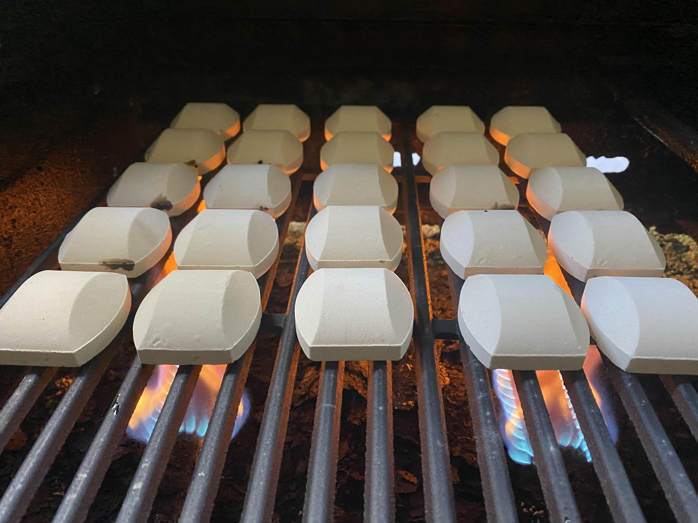 BBQ Flame Tamer That Will Last. - Instructables