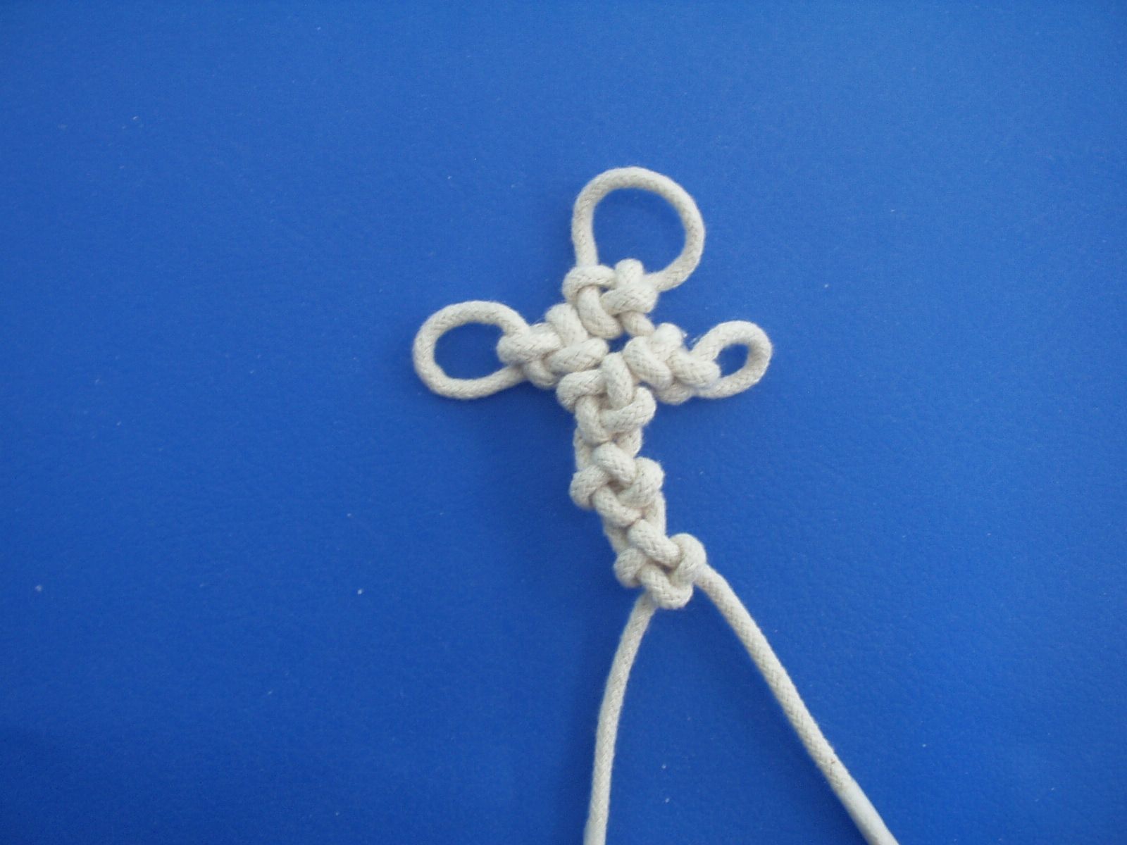 Chinese Crown Knot Cross : 18 Steps - Instructables