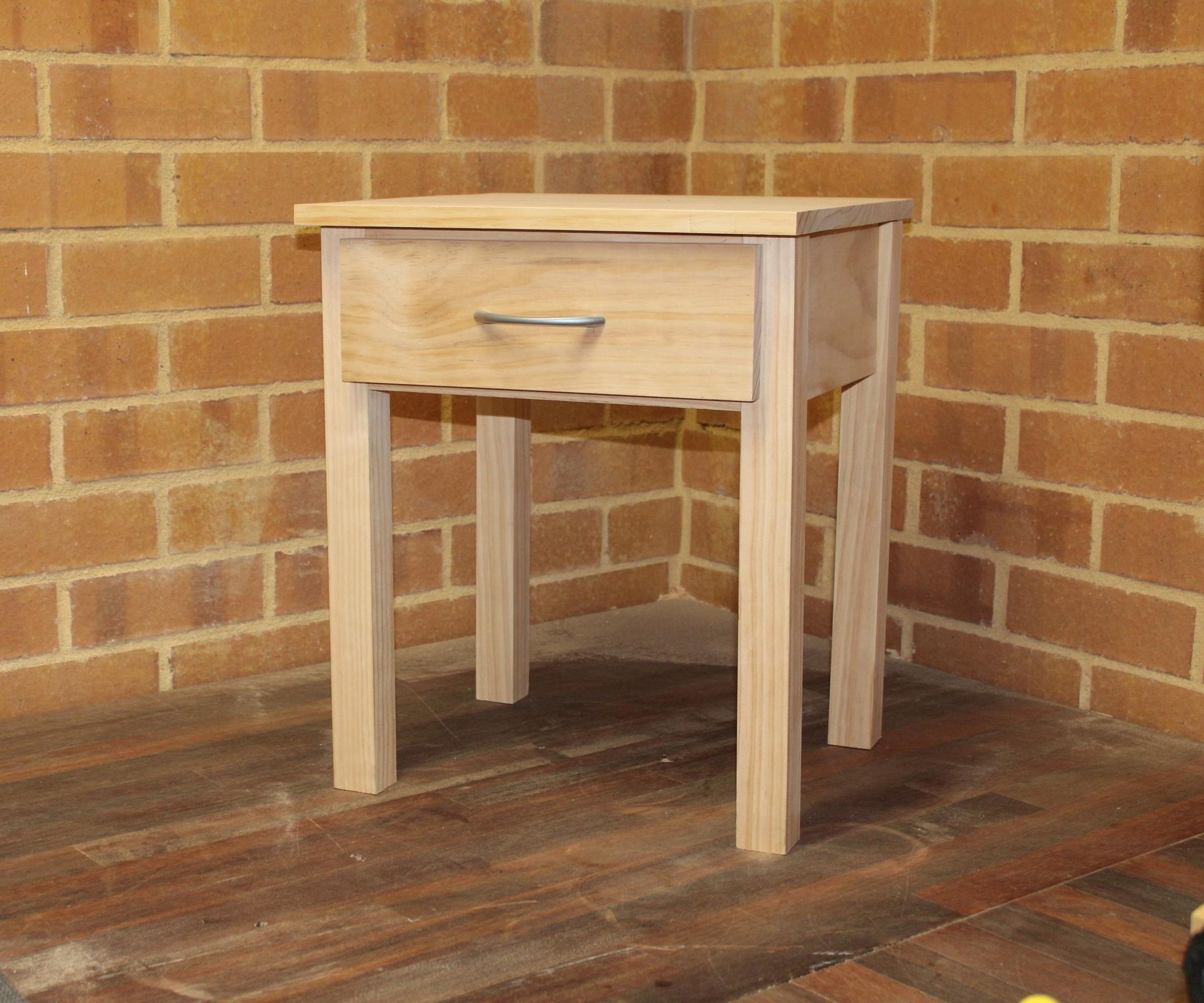 Small Side Table : 6 Steps (with Pictures) - Instructables