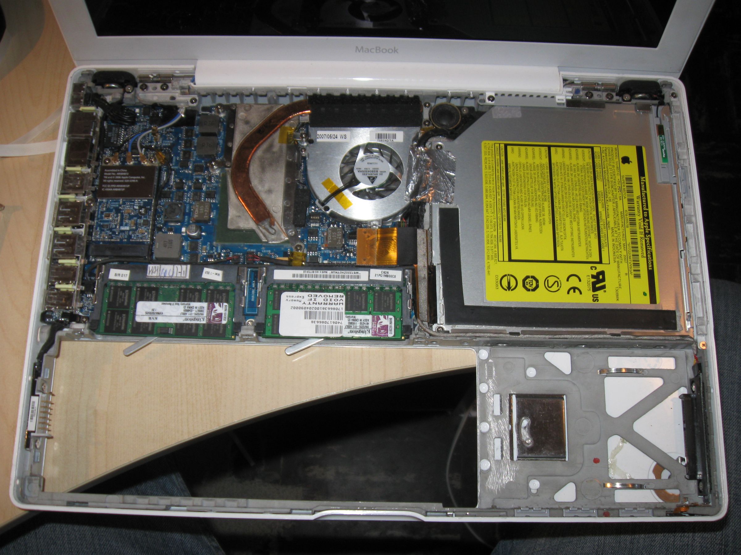 Apple MacBook Superdrive Repair Not Replacement : 4 Steps - Instructables
