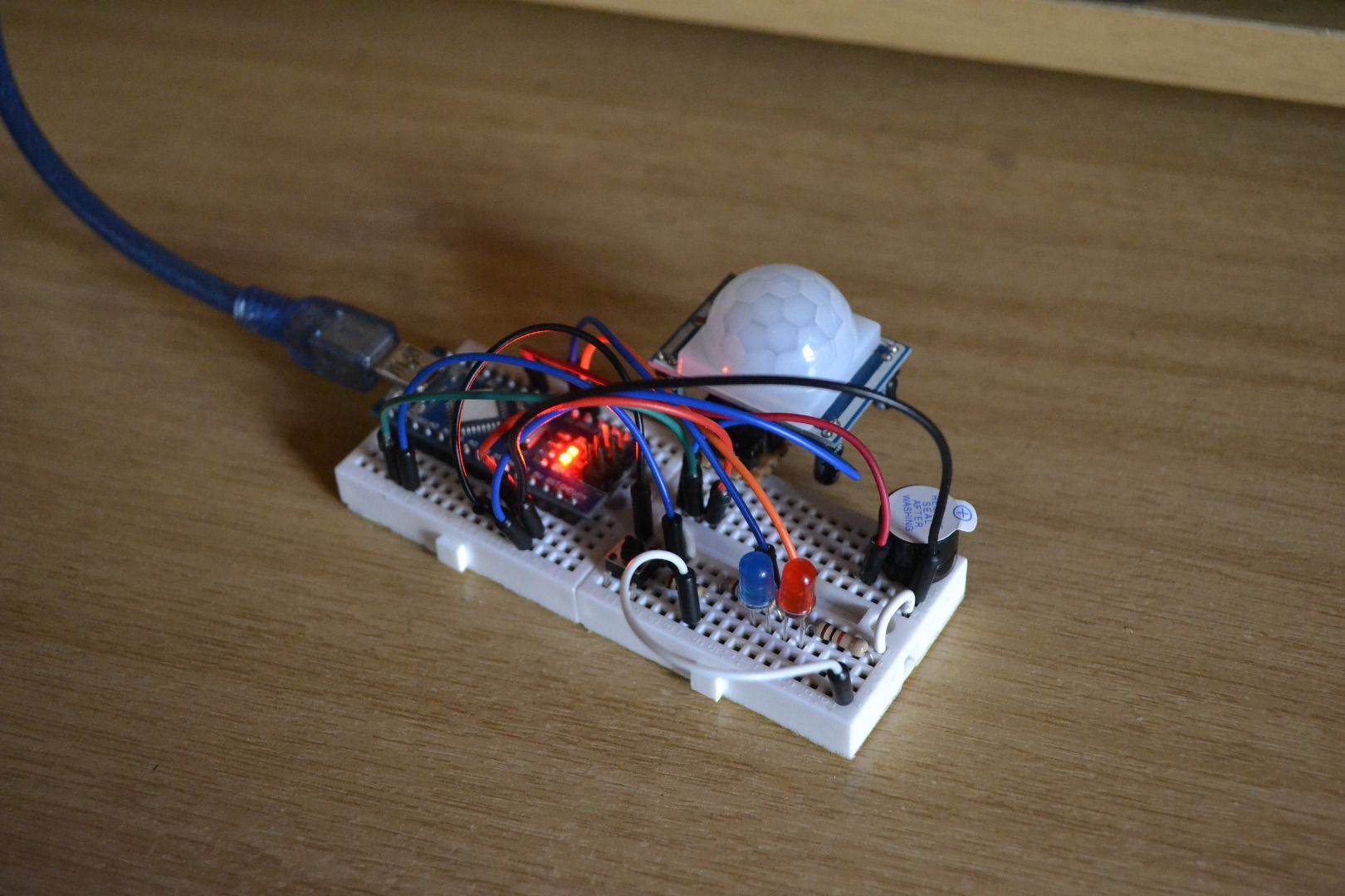 Mini Alarma PIR Arduino : 3 Steps - Instructables