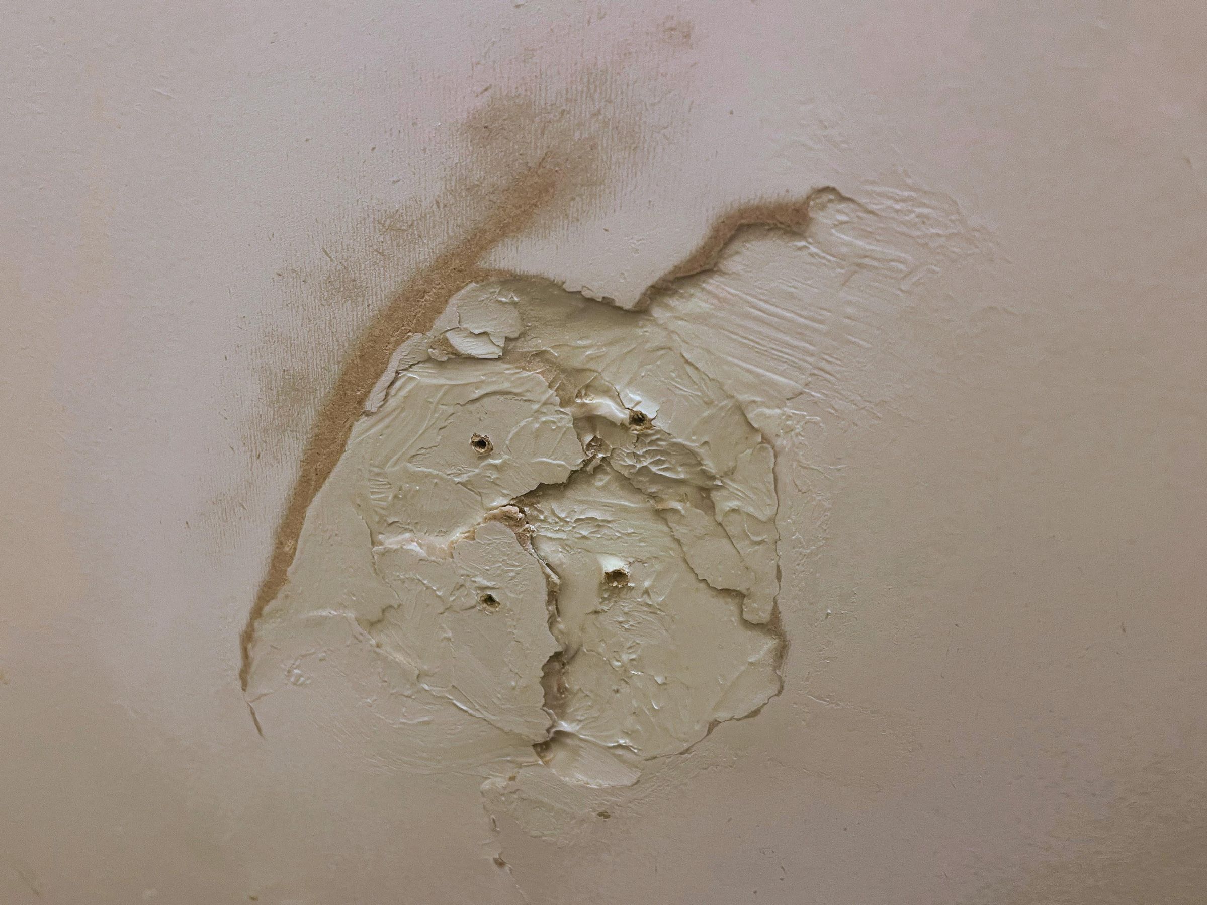 How to Repair a Hole in an Interior Door : 3 Steps (with Pictures ...