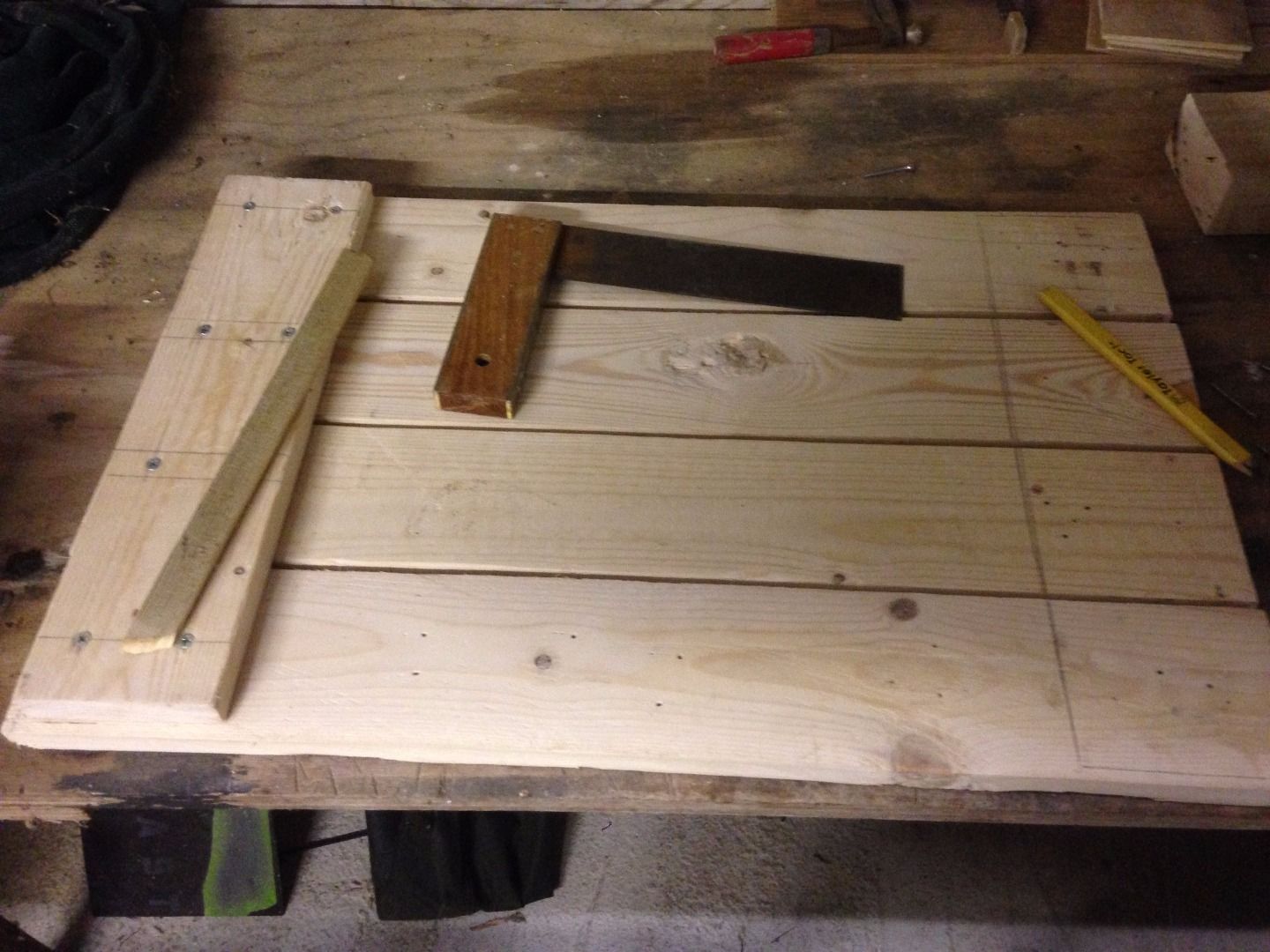 Little Banksy Table : 4 Steps (with Pictures) - Instructables