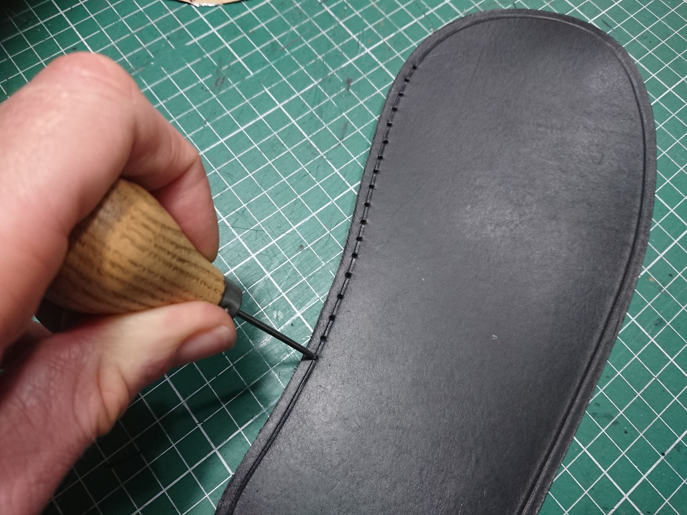 Making Leather Slippers : 9 Steps (with Pictures) - Instructables