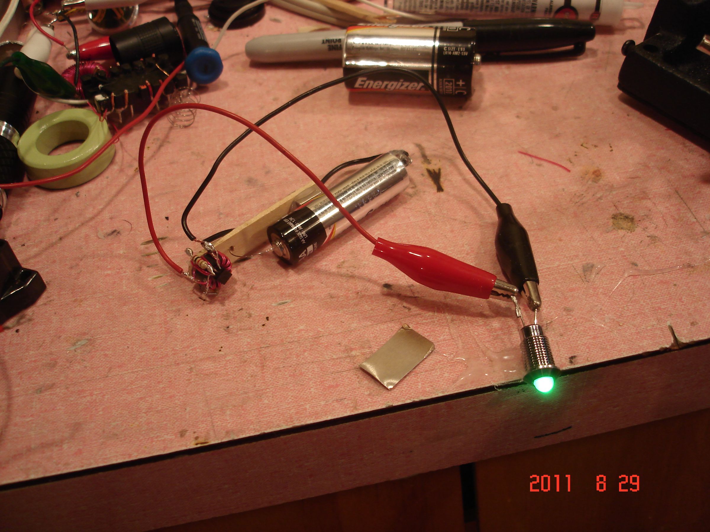 Joule Thief Battery Charger : 6 Steps (with Pictures) - Instructables