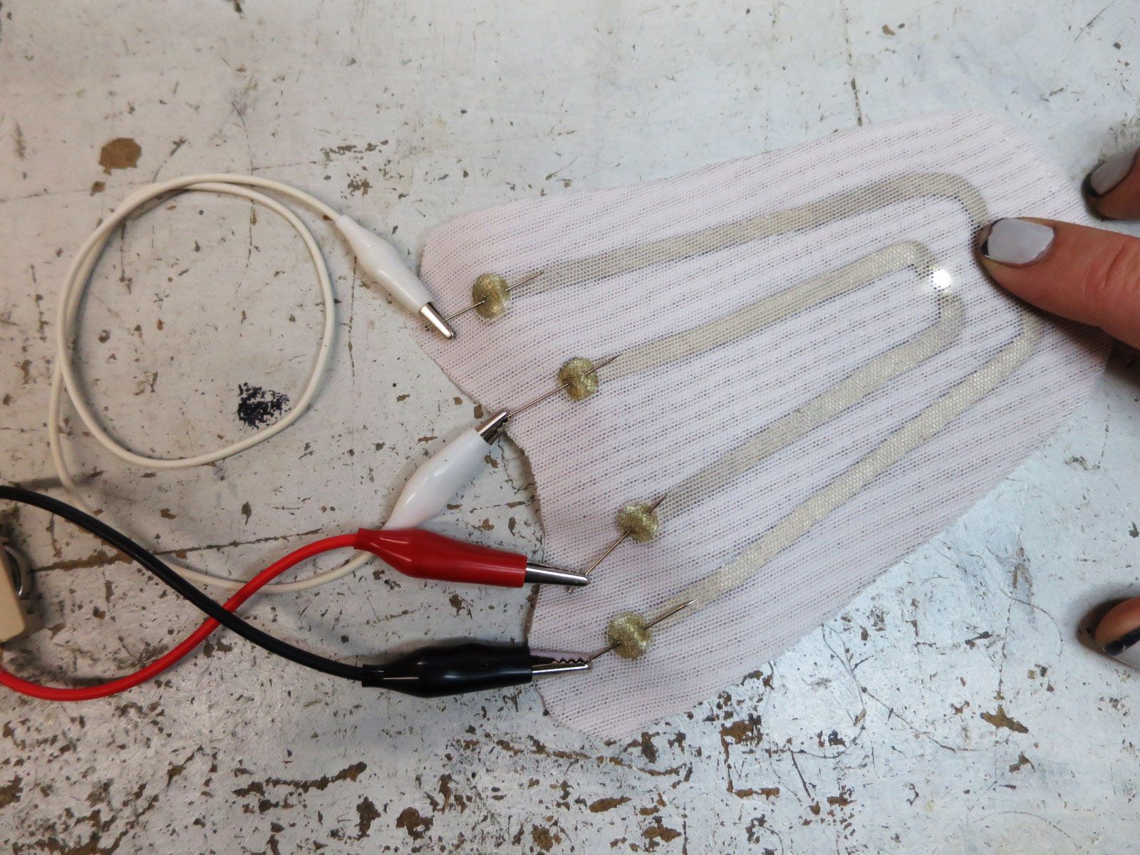 ETextiles: Stretch Circuit : 5 Steps (with Pictures) - Instructables