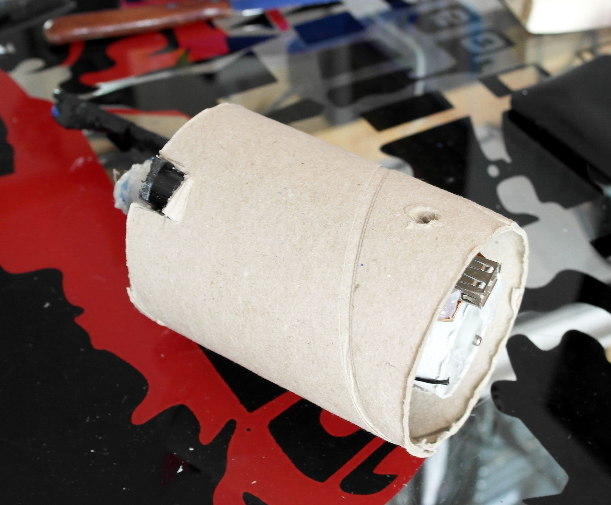 Kinetic Phone Charger : 9 Steps - Instructables