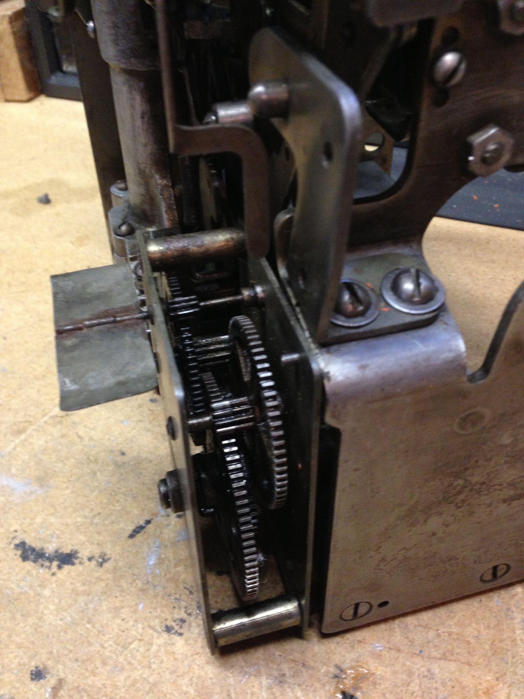 Mills Vest Pocket Slot Machine Restoration : 19 Steps (with Pictures ...
