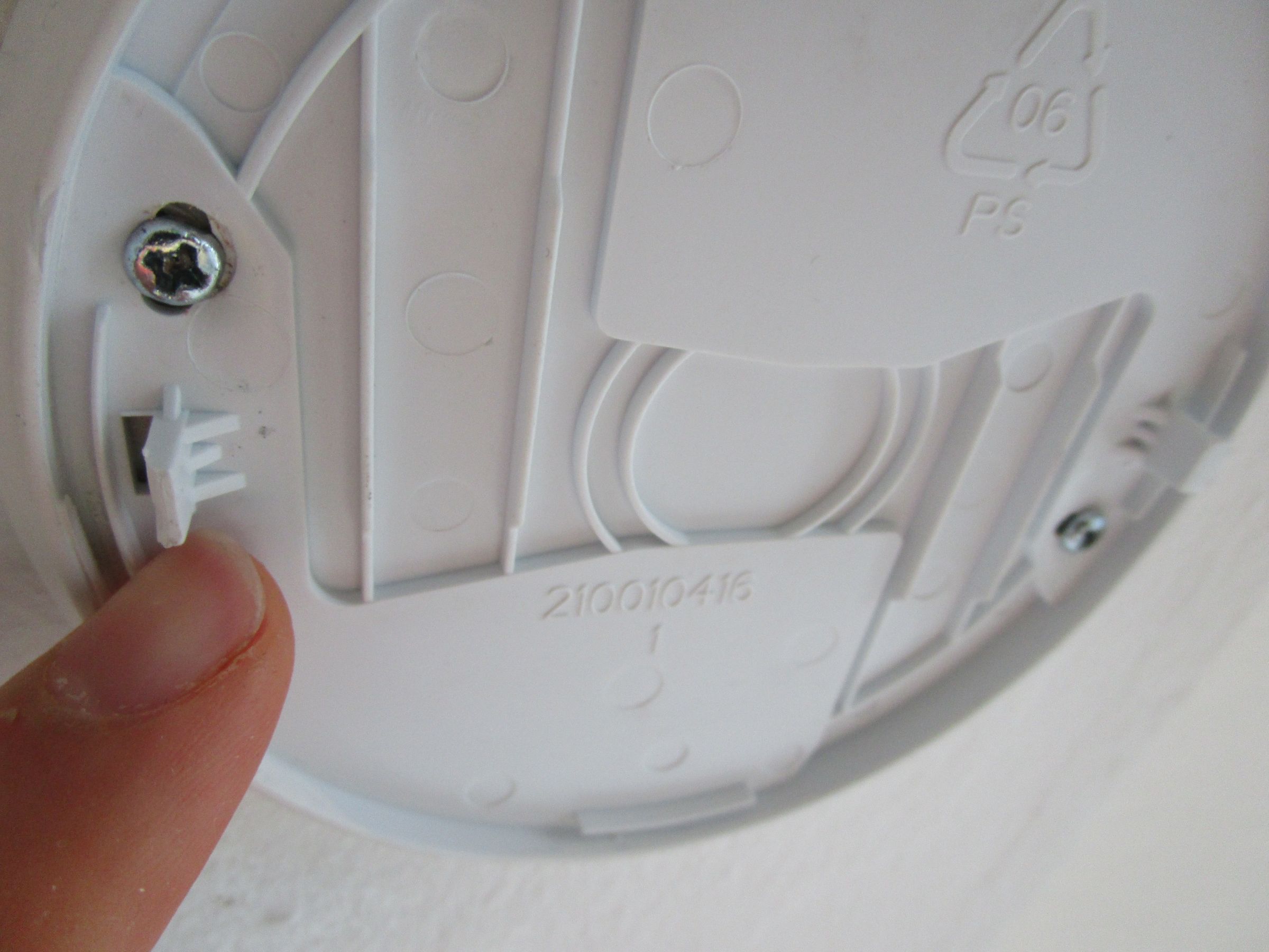 Smoke Detector Mount Bracket Repair : 3 Steps - Instructables