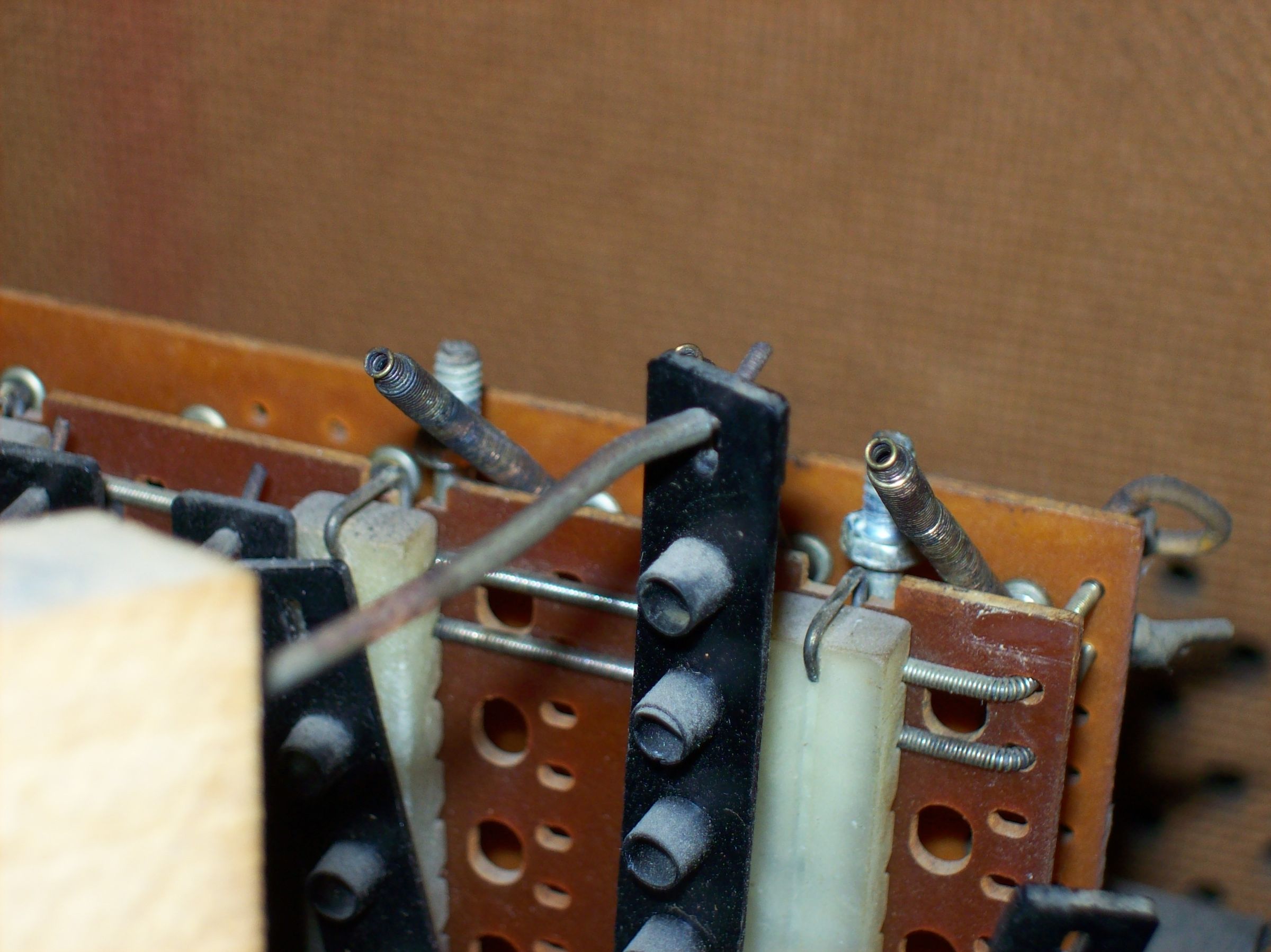 Repairing an Electronic Organ : 8 Steps (with Pictures) - Instructables