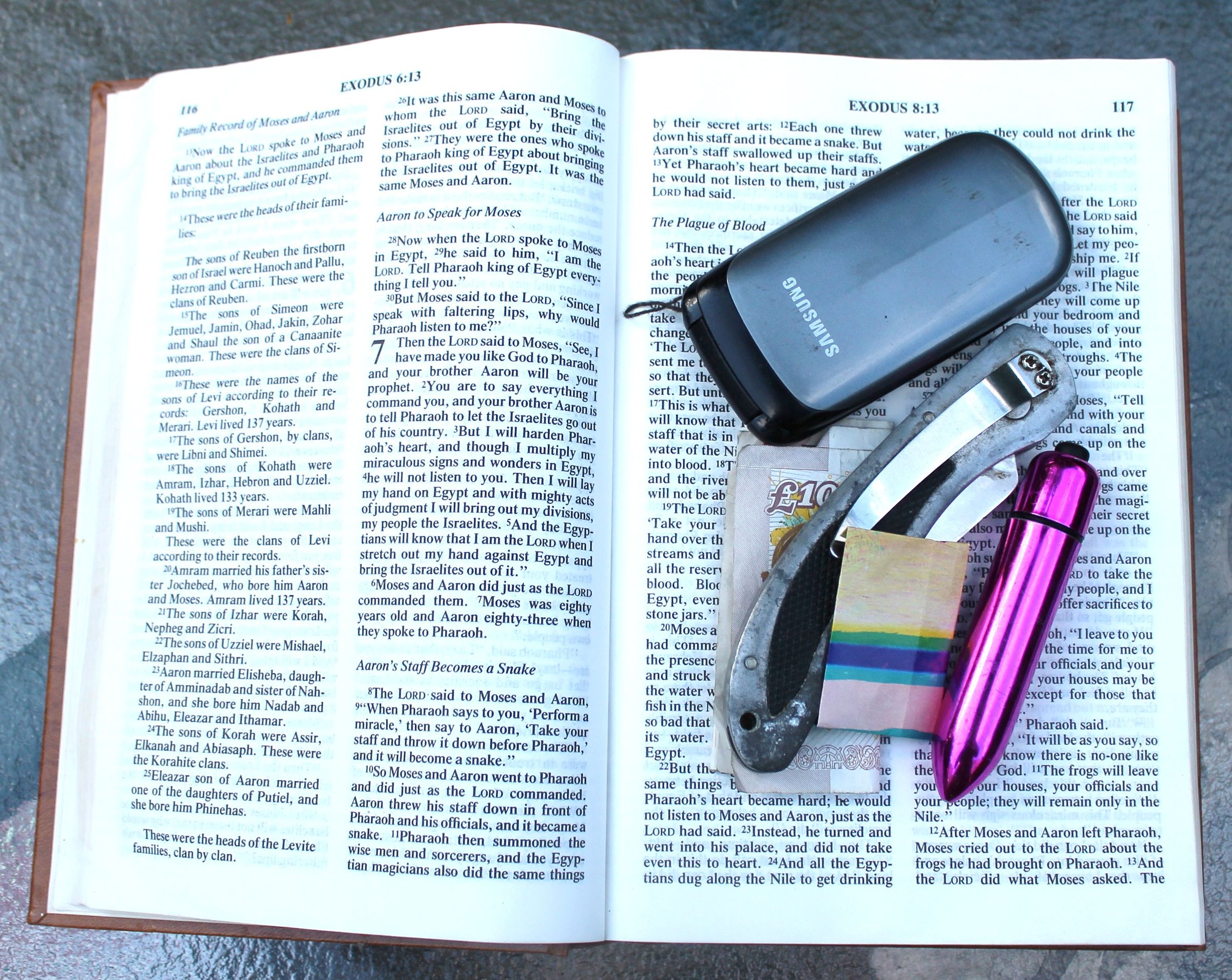 Secret Bible Compartment. : 4 Steps - Instructables