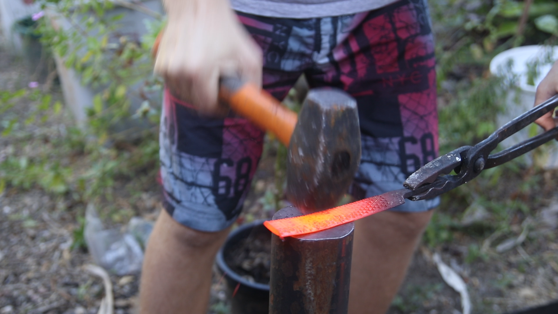 Axe Made From Bike Chain and an Old Rasp. Aka: Mad Maxe! : 13 Steps ...