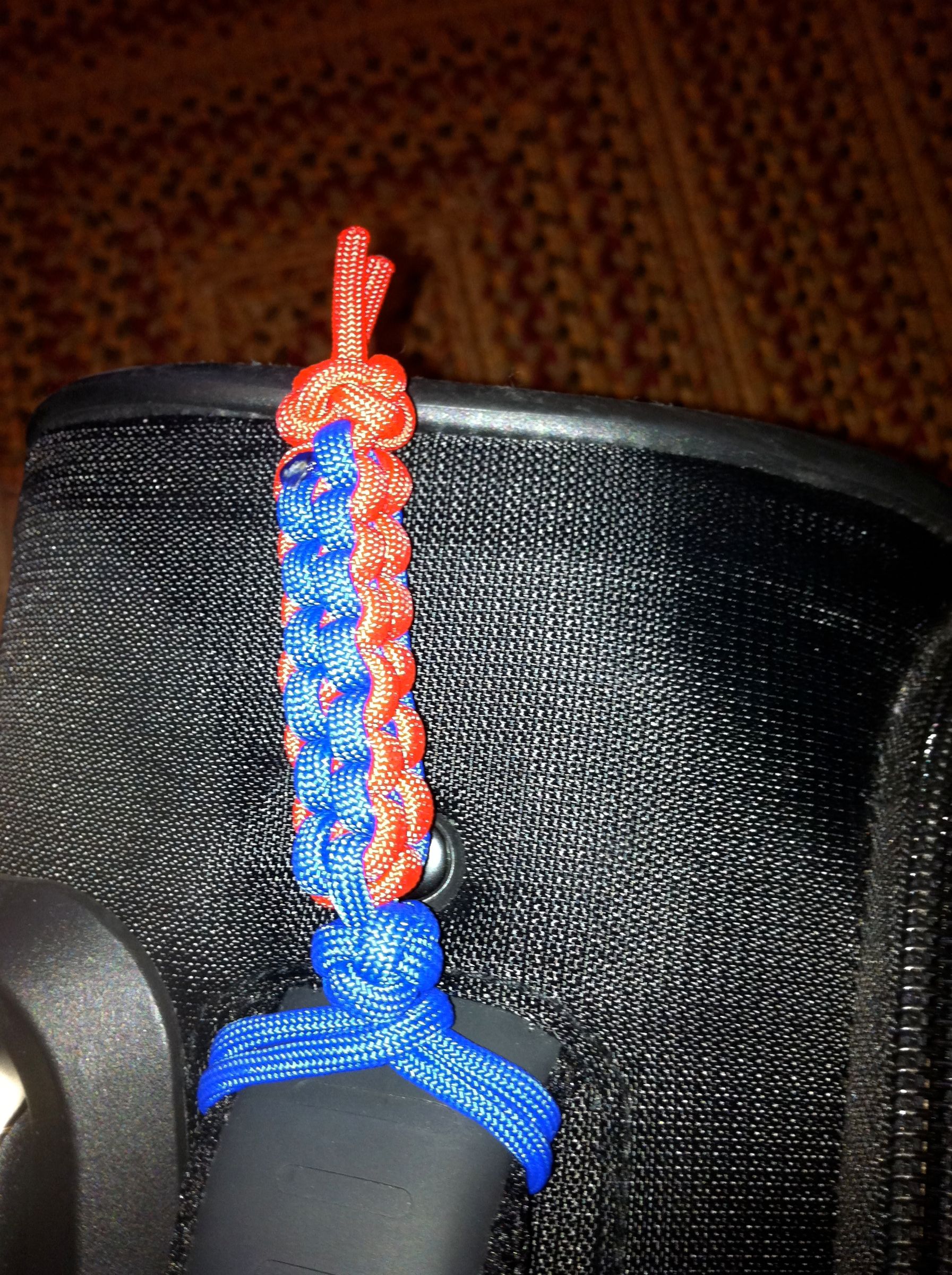 Paracord Luggage Flag - Instructables