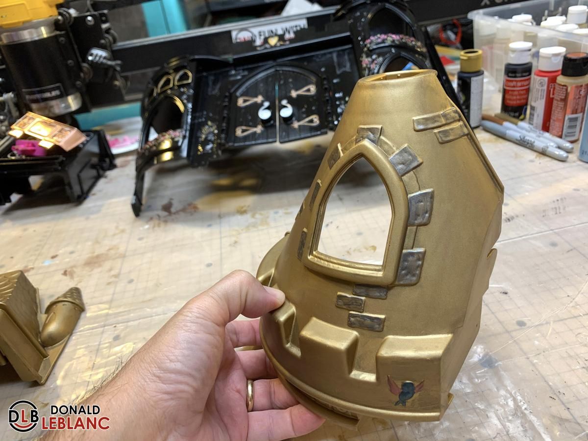 How to Make a DIY Haunted/Gothic Castle From an Old Plastic Dollhouse ...