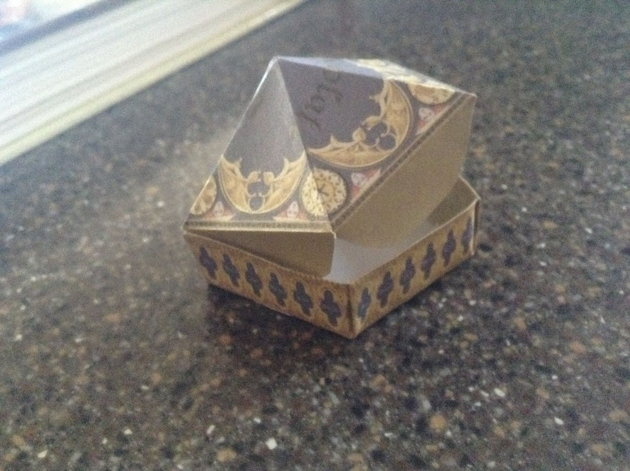 Paper Chocolate Frog : 7 Steps - Instructables