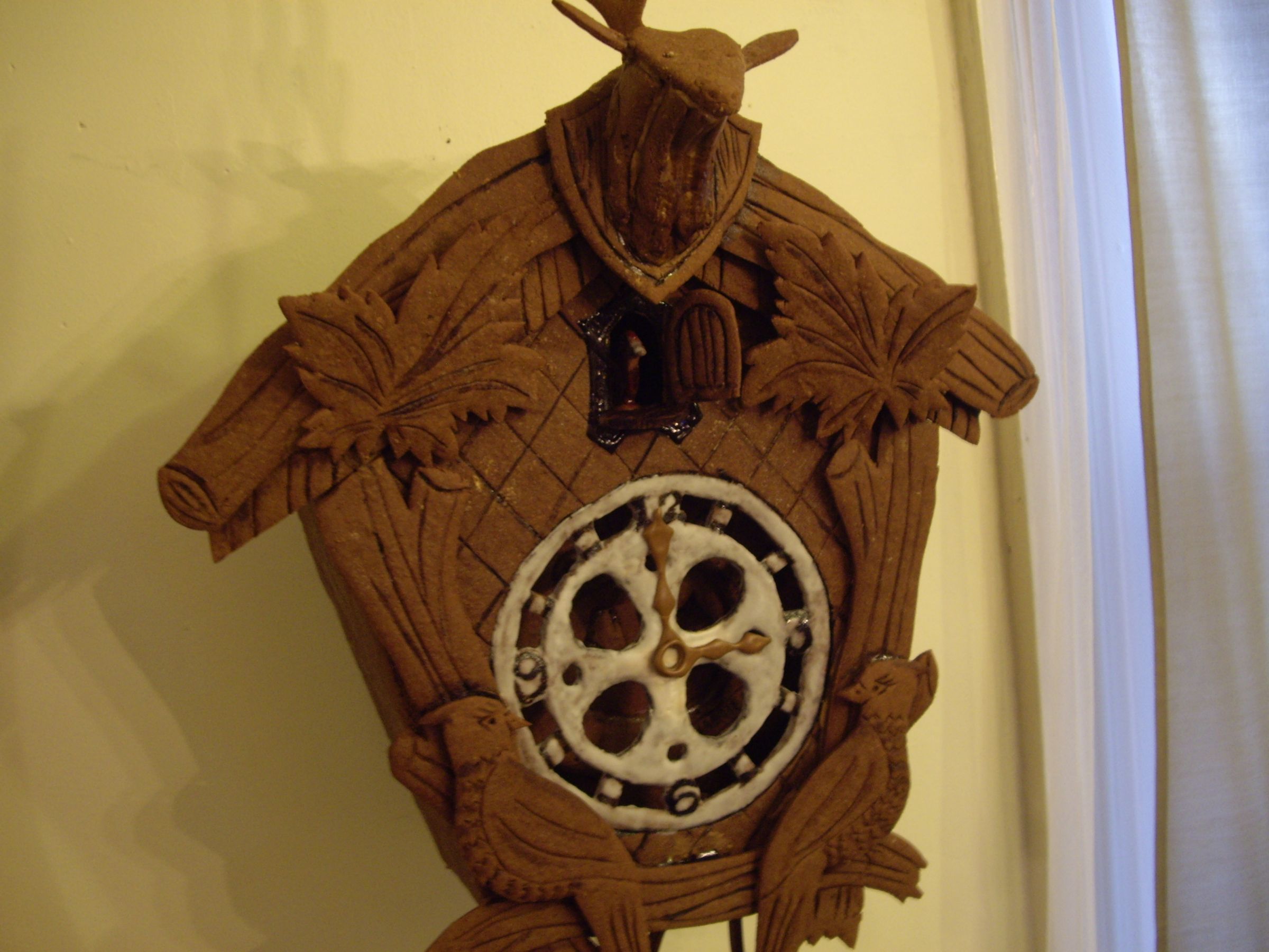 Edible Gingerbread Cuckoo Clock With Internal Gears : 9 Steps (with ...