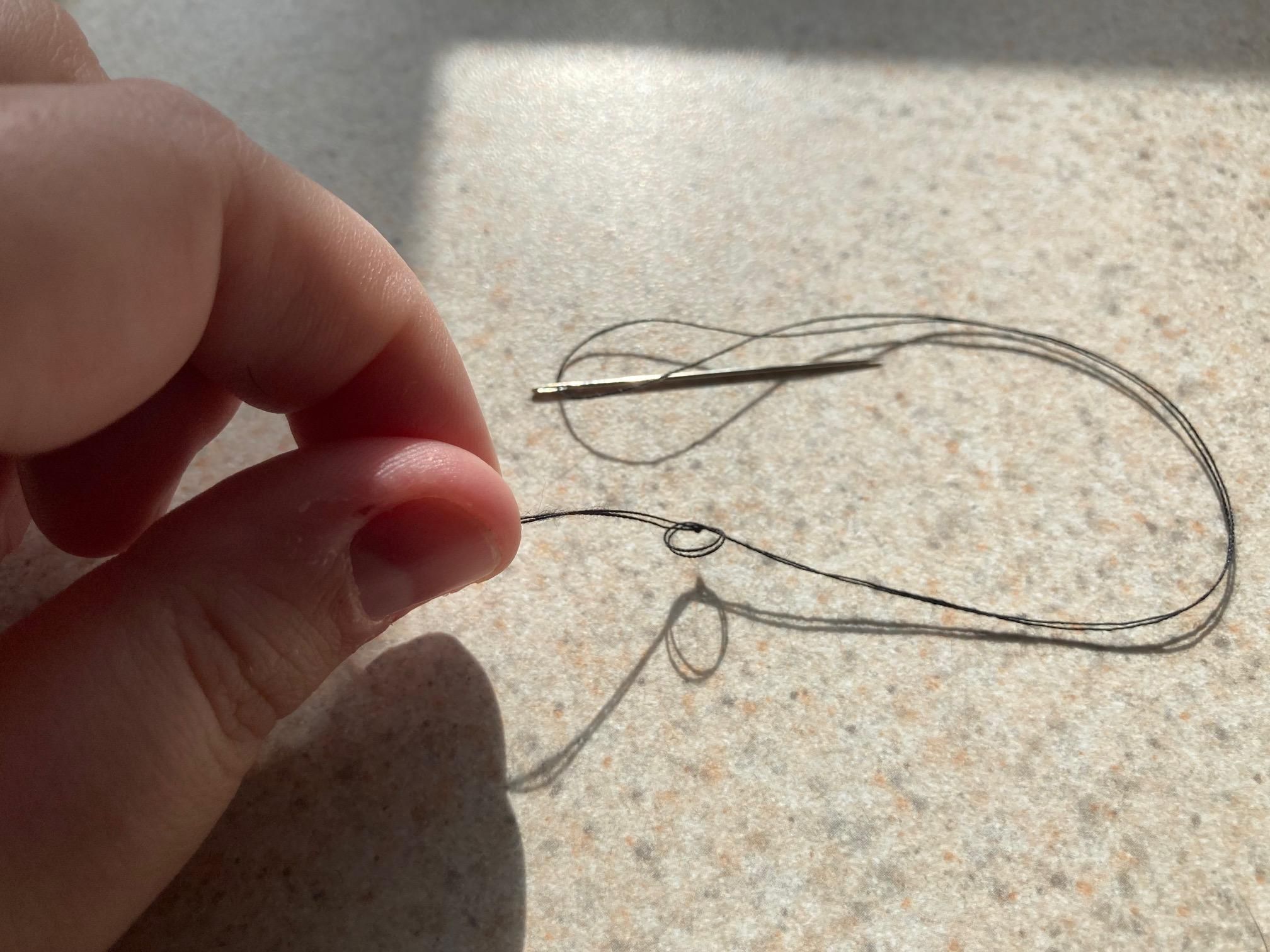 How to Thread a Needle : 7 Steps (with Pictures) - Instructables