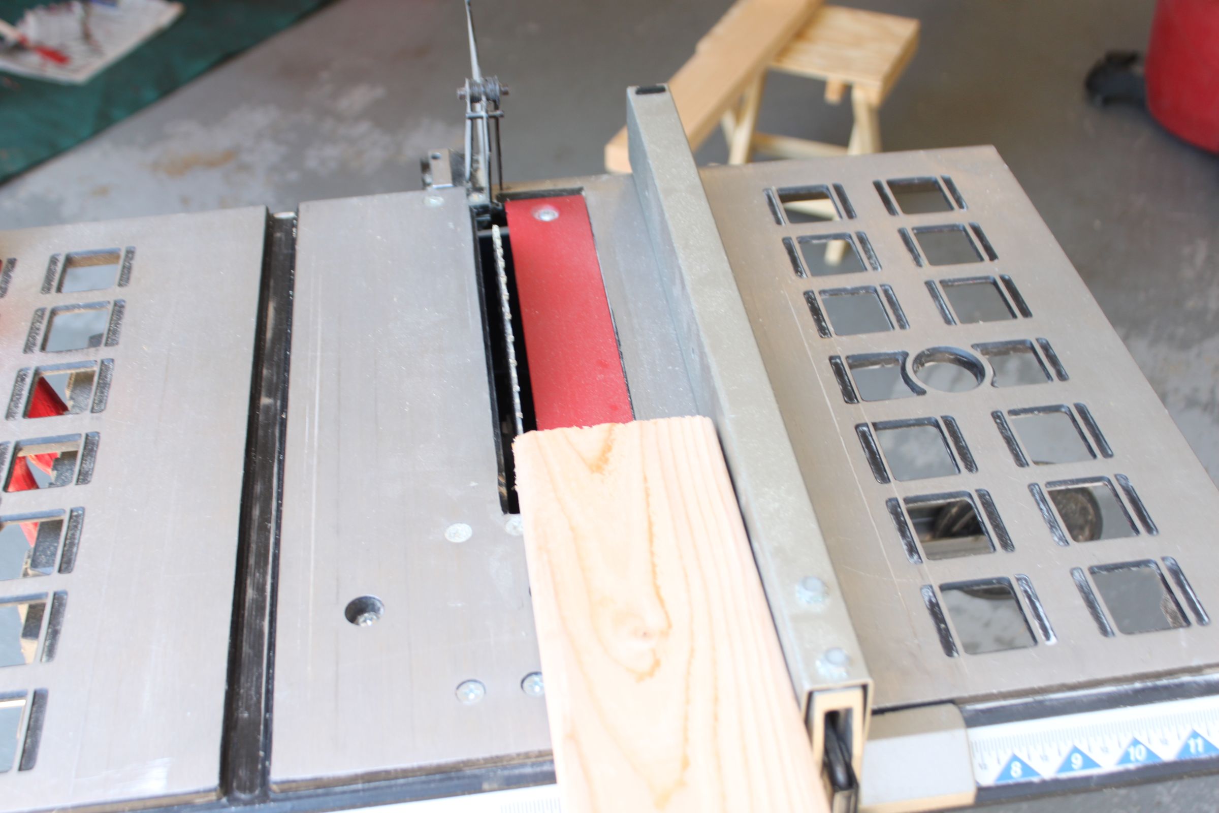 Collapsible Workbench : 11 Steps (with Pictures) - Instructables
