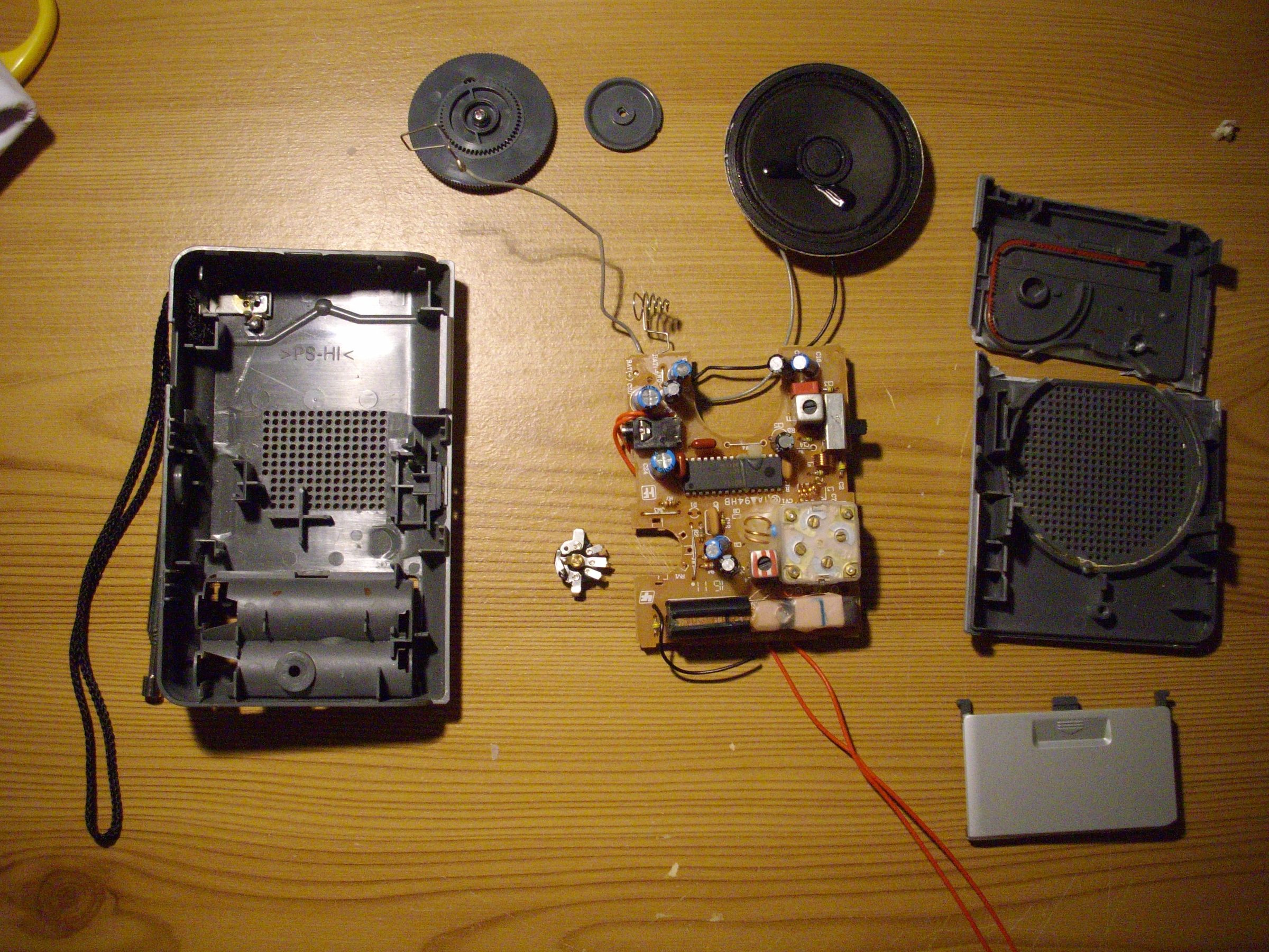 Articulo: Hacking a Radio for Tradesmen and Outdoor Labour : 13 Steps ...