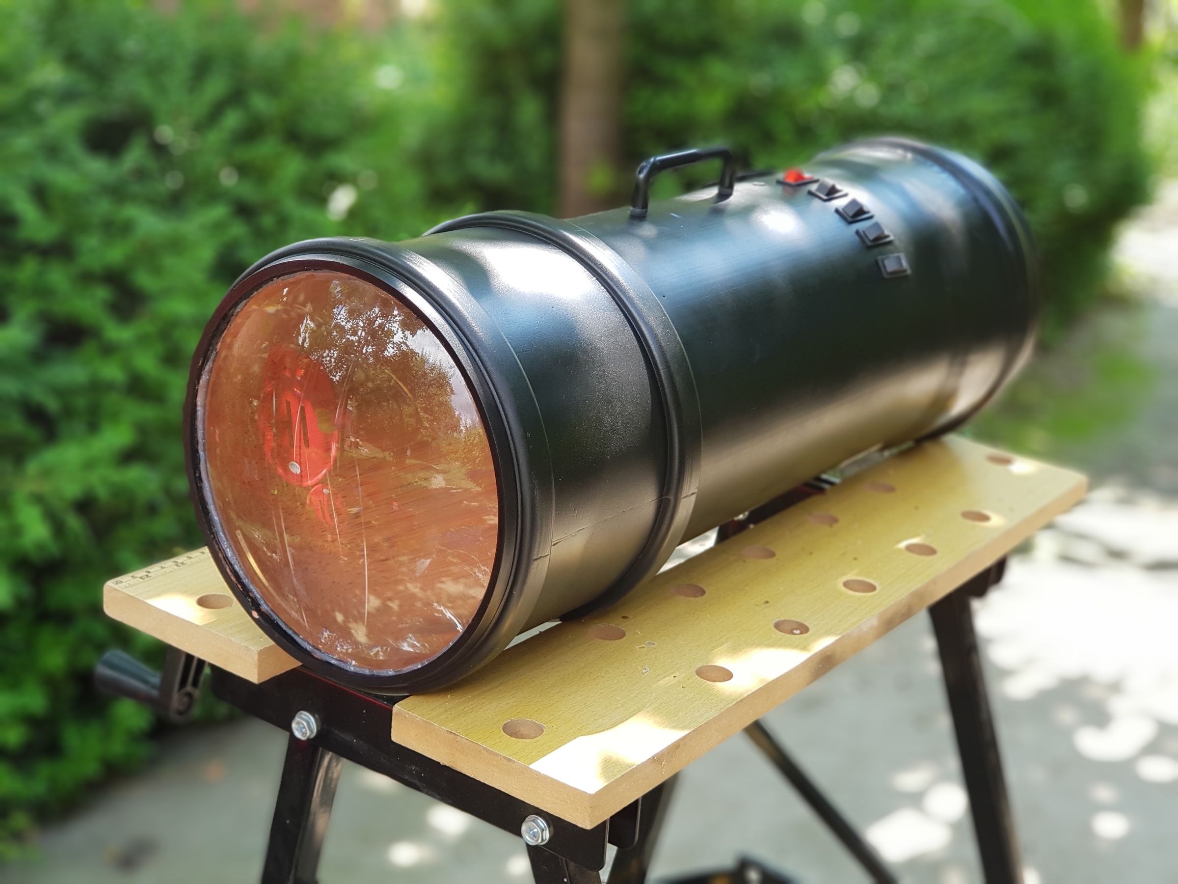 Huge Lens Flashlight Experiment XHP70 : 4 Steps (with Pictures ...