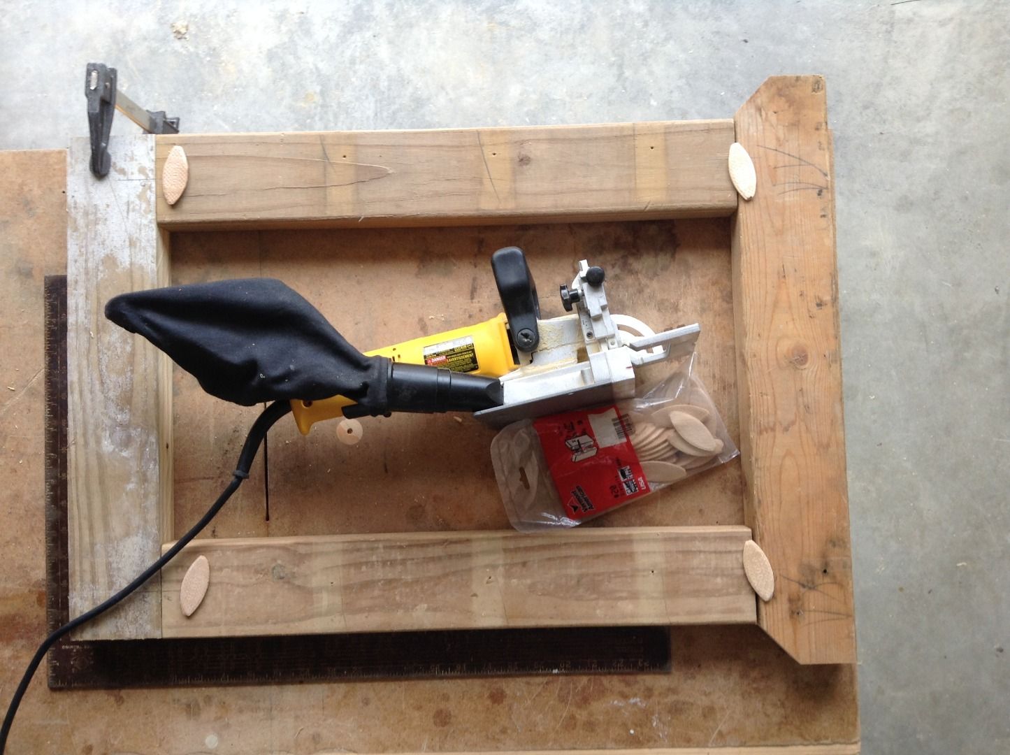 Table for a Cheap Tablesaw : 10 Steps (with Pictures) - Instructables