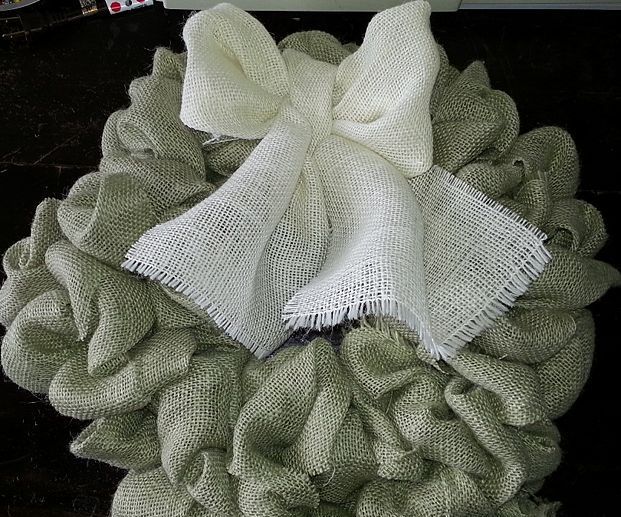 How to Make a Burlap Wreath : 8 Steps (with Pictures) - Instructables