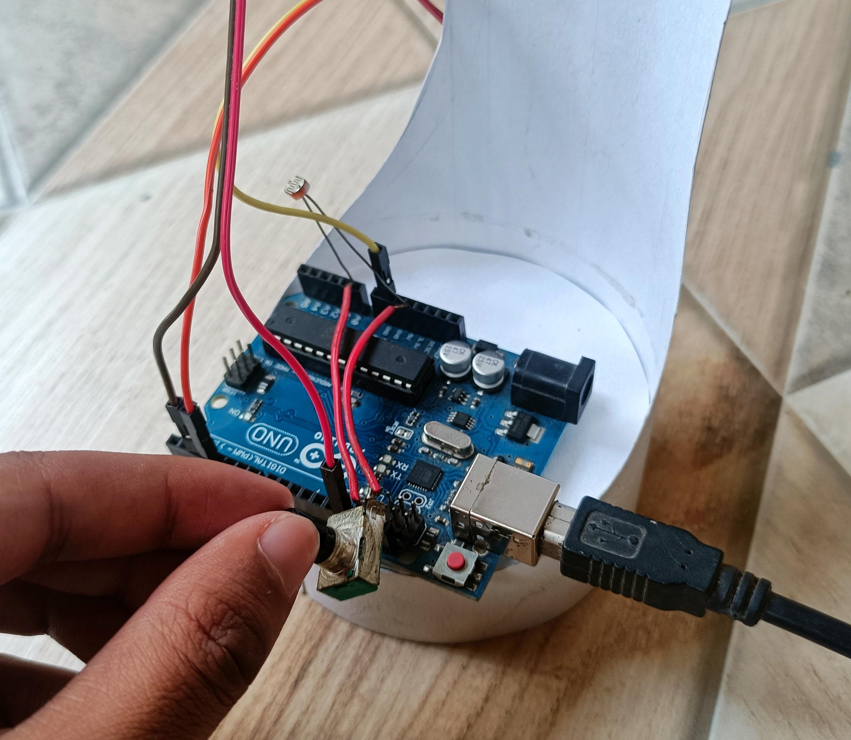 Proyecto Prototipo de Lampara con IA - Utilizando plataforma Arduino